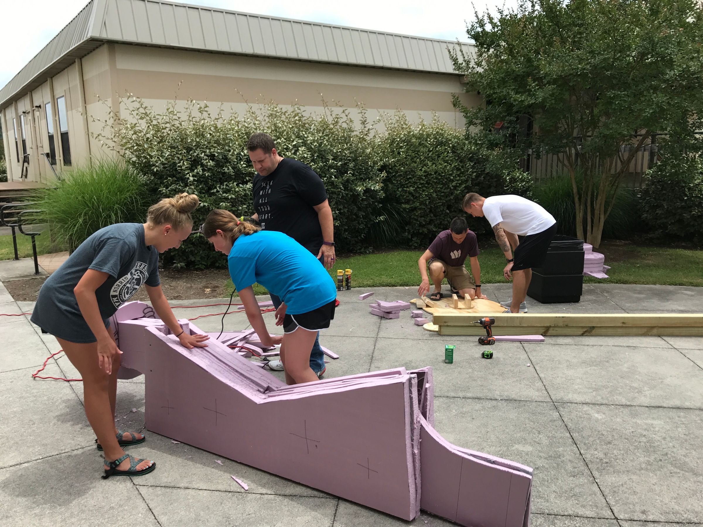 Make a Large-Scale Star Wars AT-AT Walker : 11 Steps (with Pictures ...