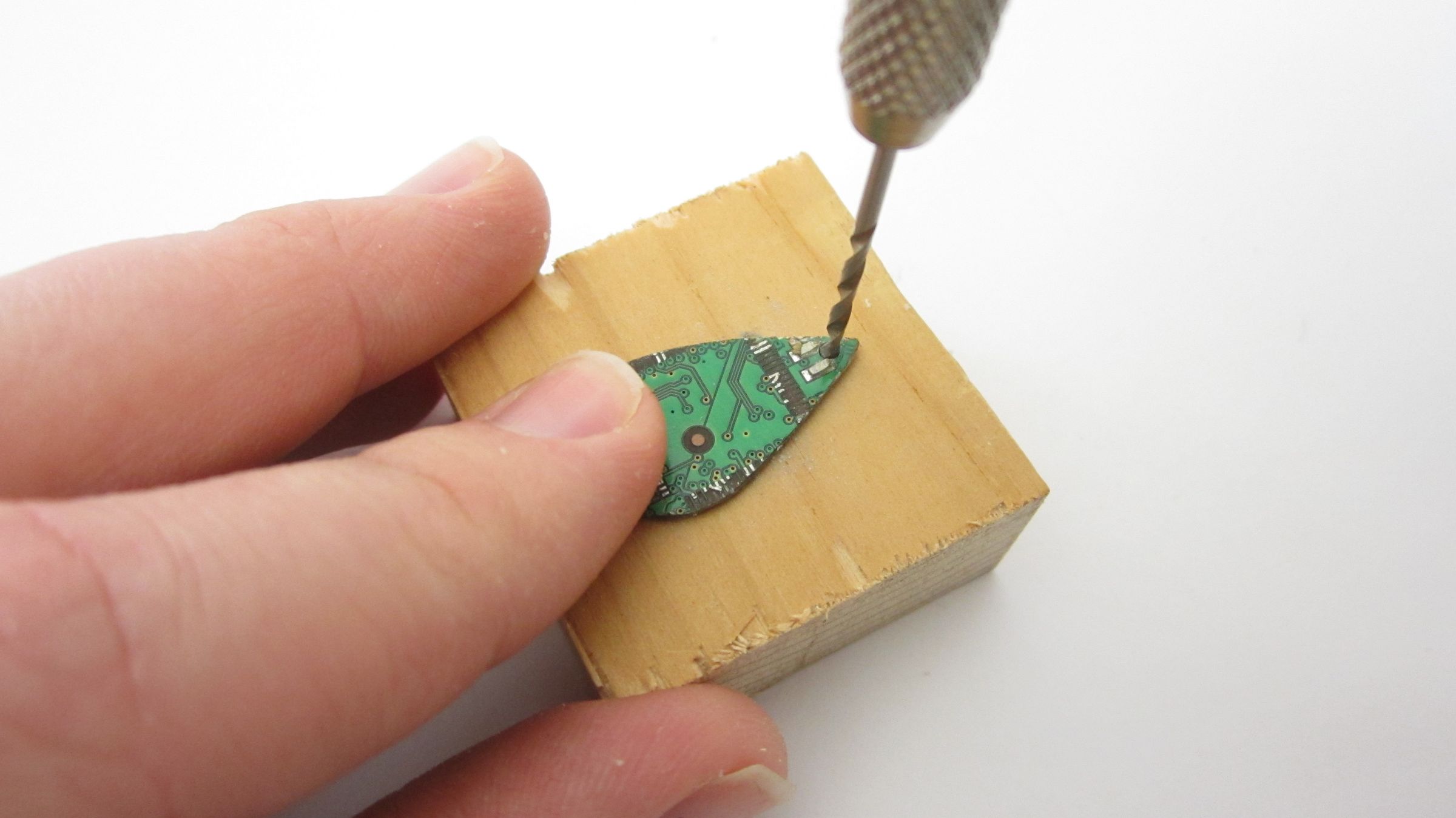 Make Jewelry From Computer Parts : 8 Steps (with Pictures) - Instructables