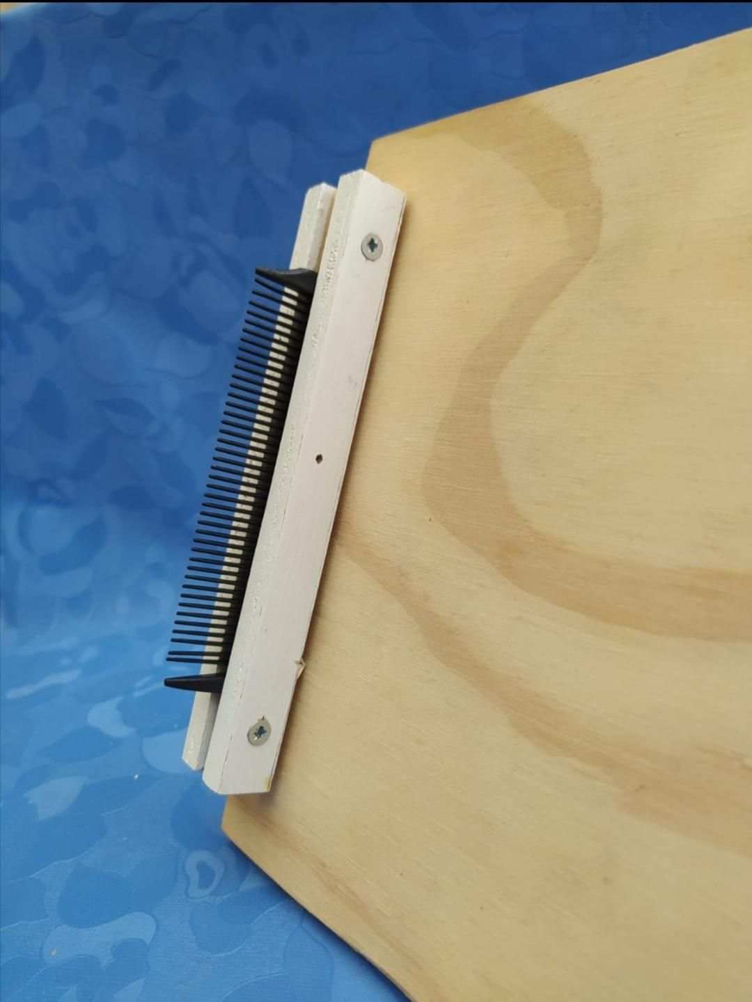 Loom With Combs : 10 Steps (with Pictures) - Instructables