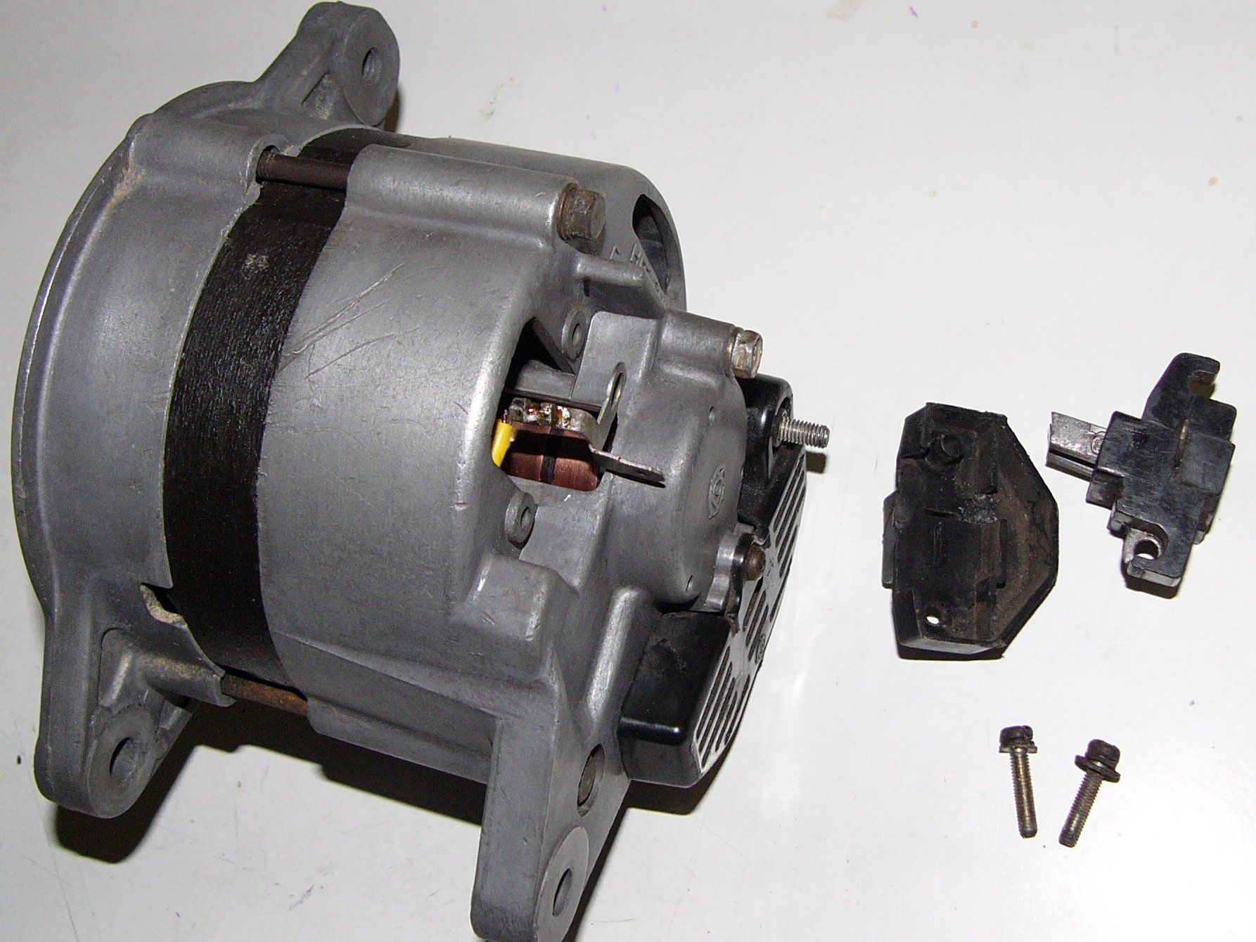 How to Rewind an Alternator : 8 Steps (with Pictures) - Instructables