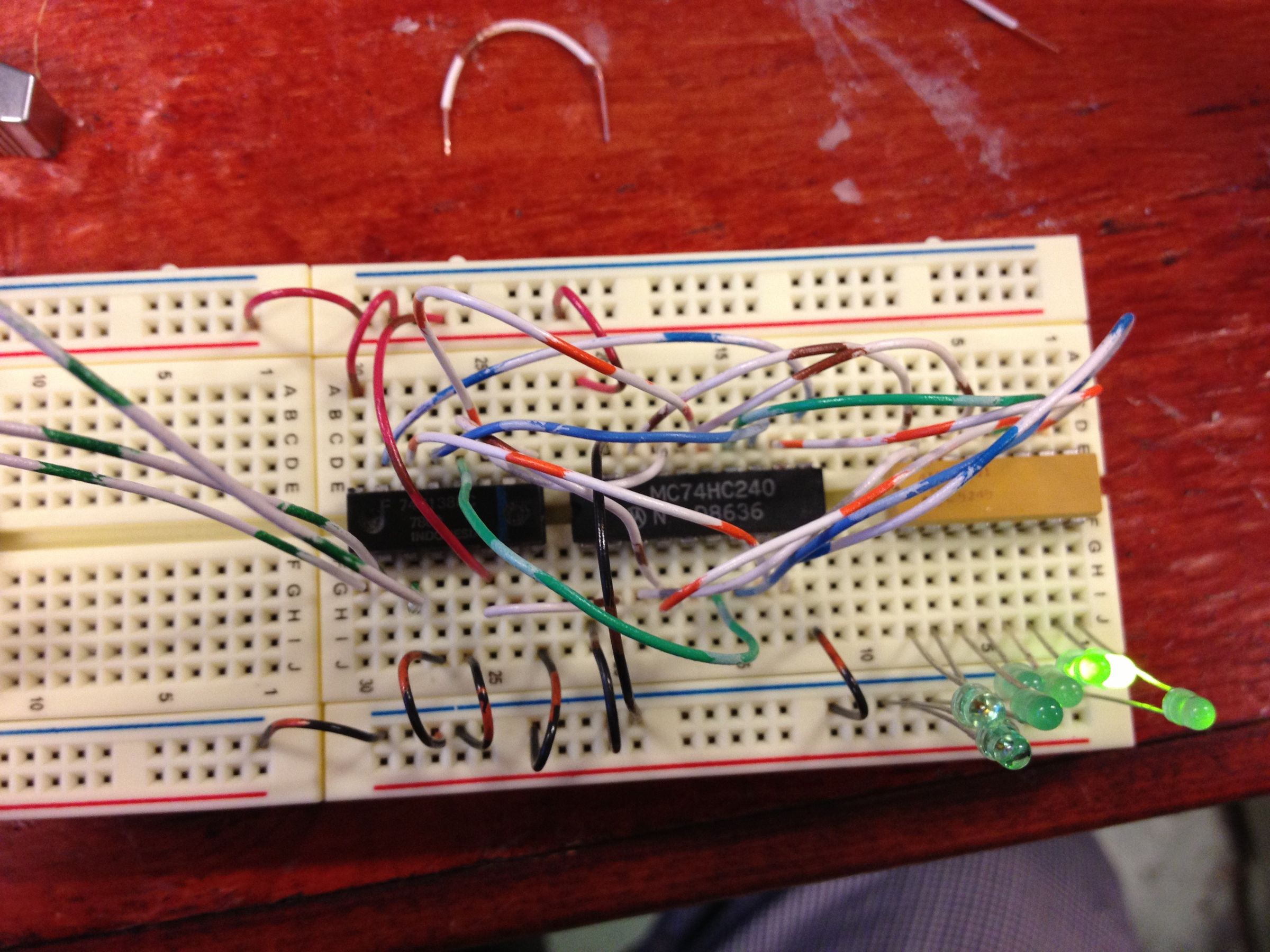 Running LEDs With 555, 74163, 74138 and 74240 : 4 Steps - Instructables