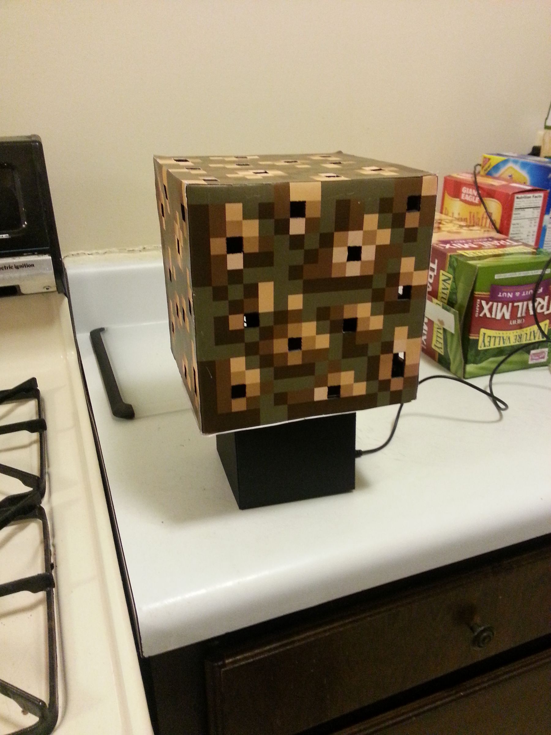 Minecraft Glowstone Cube Lamp : 5 Steps - Instructables