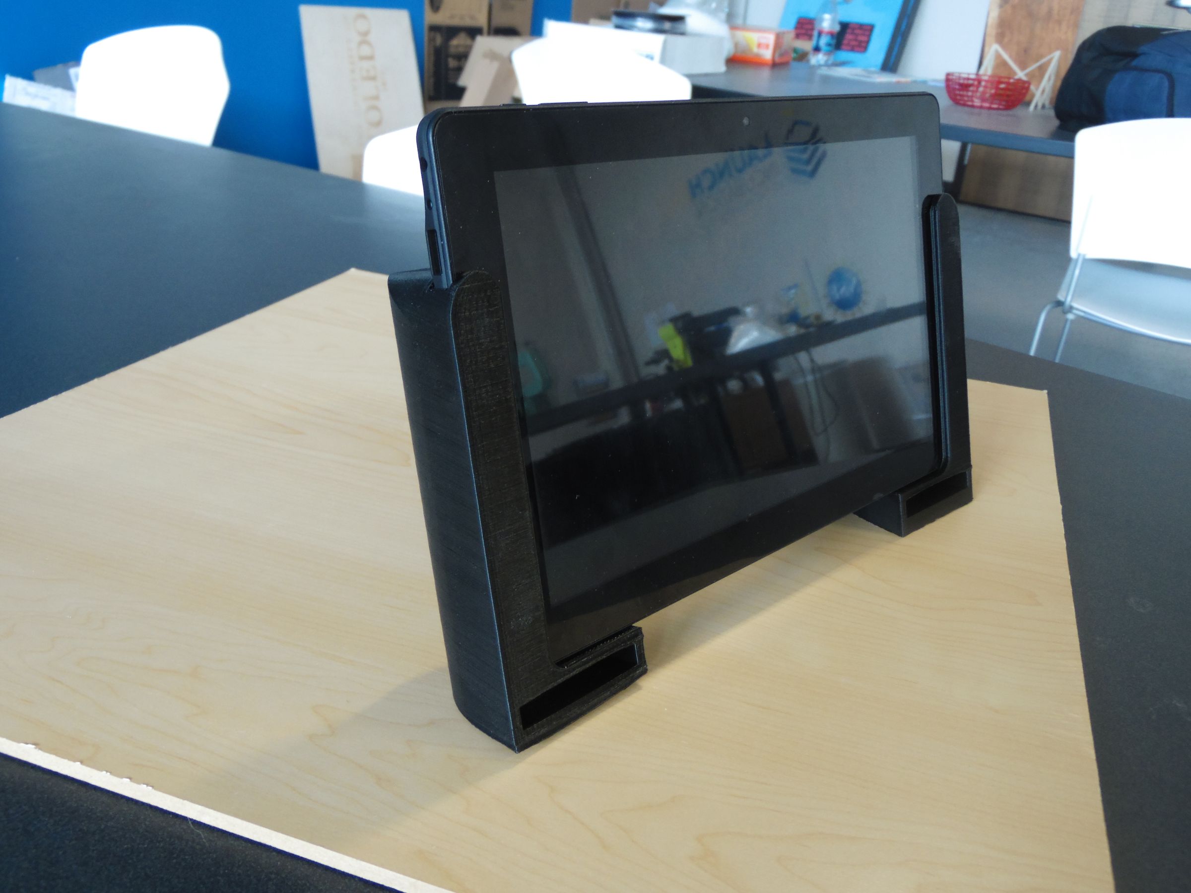 3D Printed Tablet Speaker Amplifying Stand Handles : 4 Steps (with ...