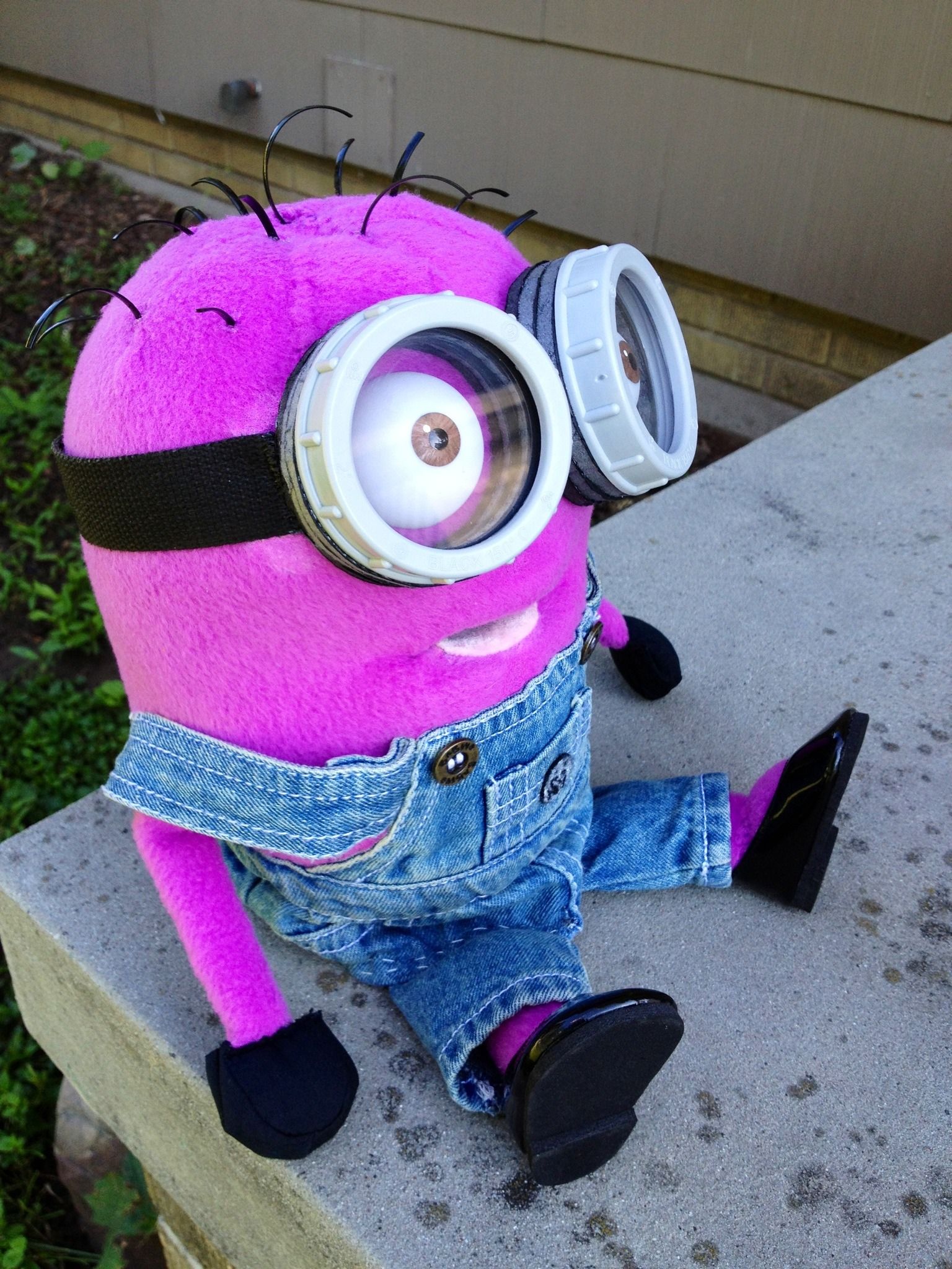 Custom Made Purple Minion Puppet : 14 Steps (with Pictures) - Instructables