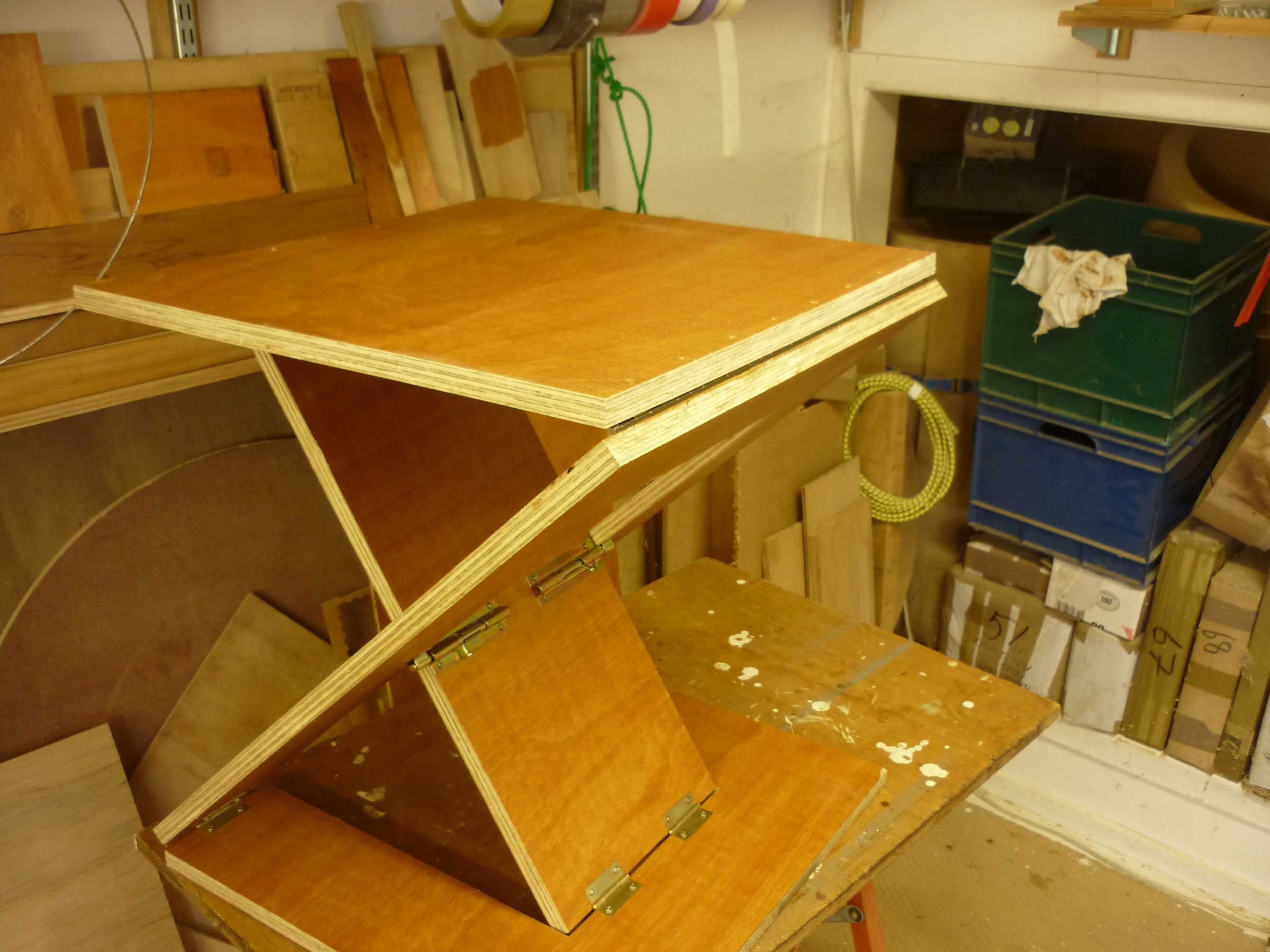 Collapsible Z-Shaped Side Table : 7 Steps (with Pictures) - Instructables