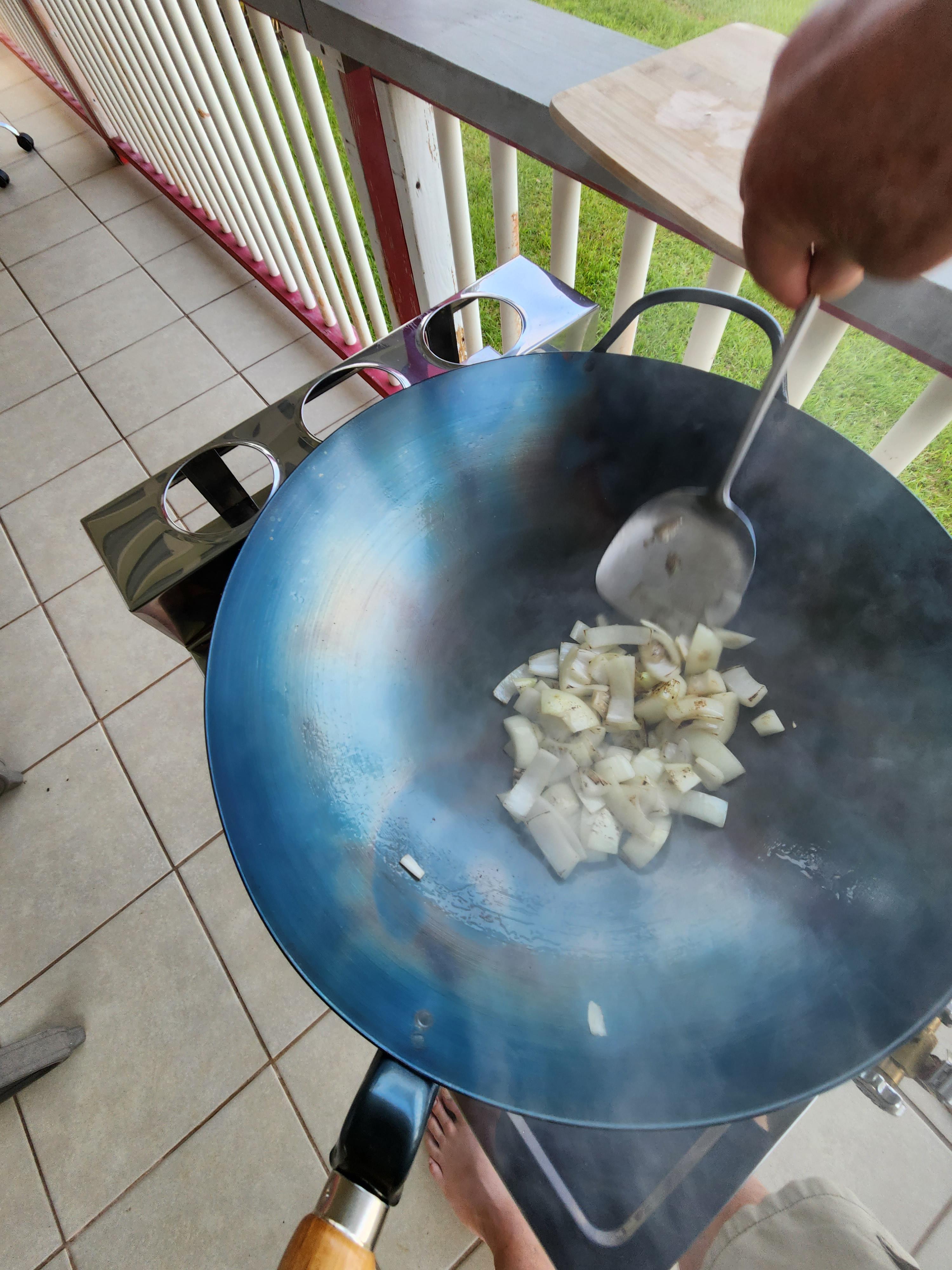 How to Season a Carbon Steel Wok (The Best Way) : 6 Steps (with ...