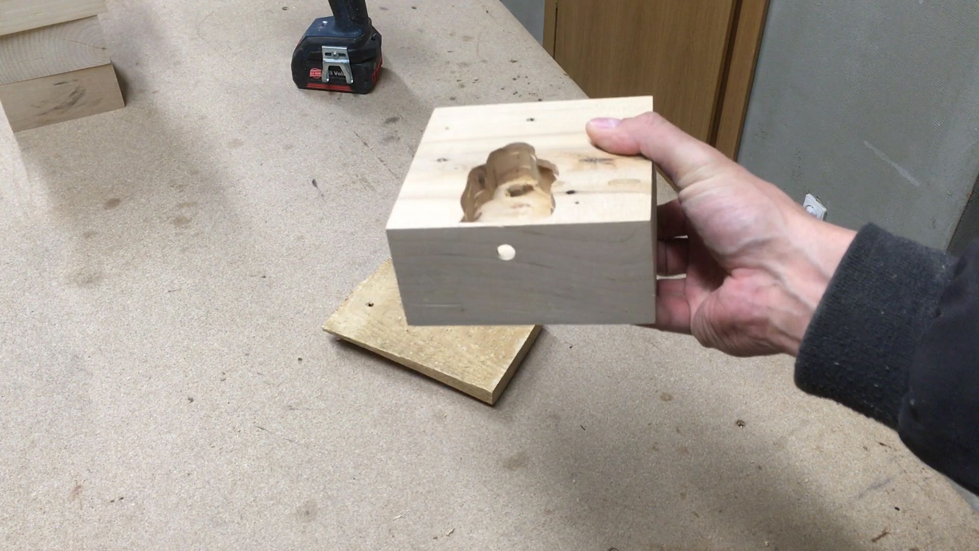 Colored LED Lamp From Pallet Wood Blocks : 10 Steps (with Pictures ...