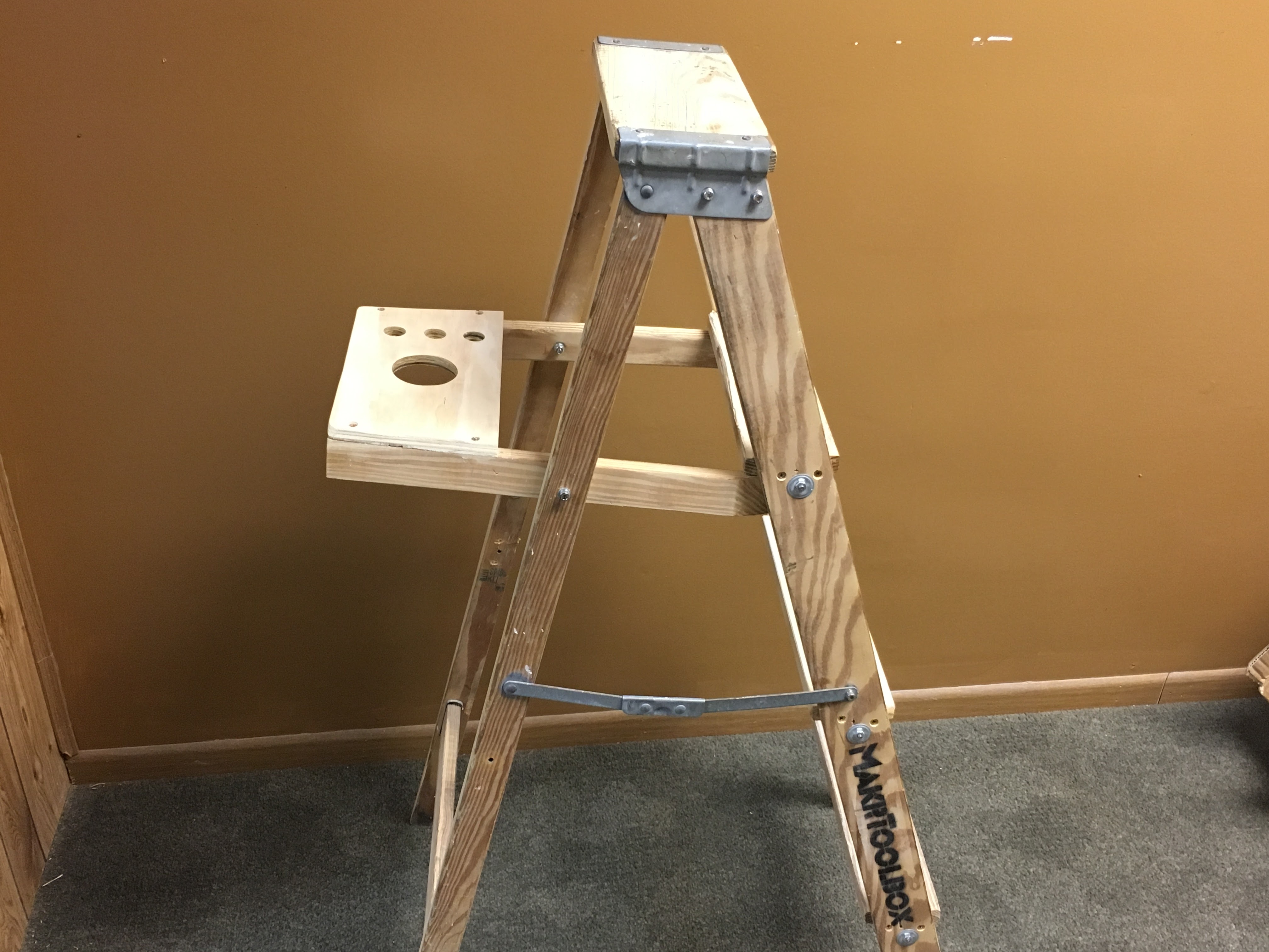 Refurbish an Old StepLadder : 9 Steps (with Pictures) - Instructables