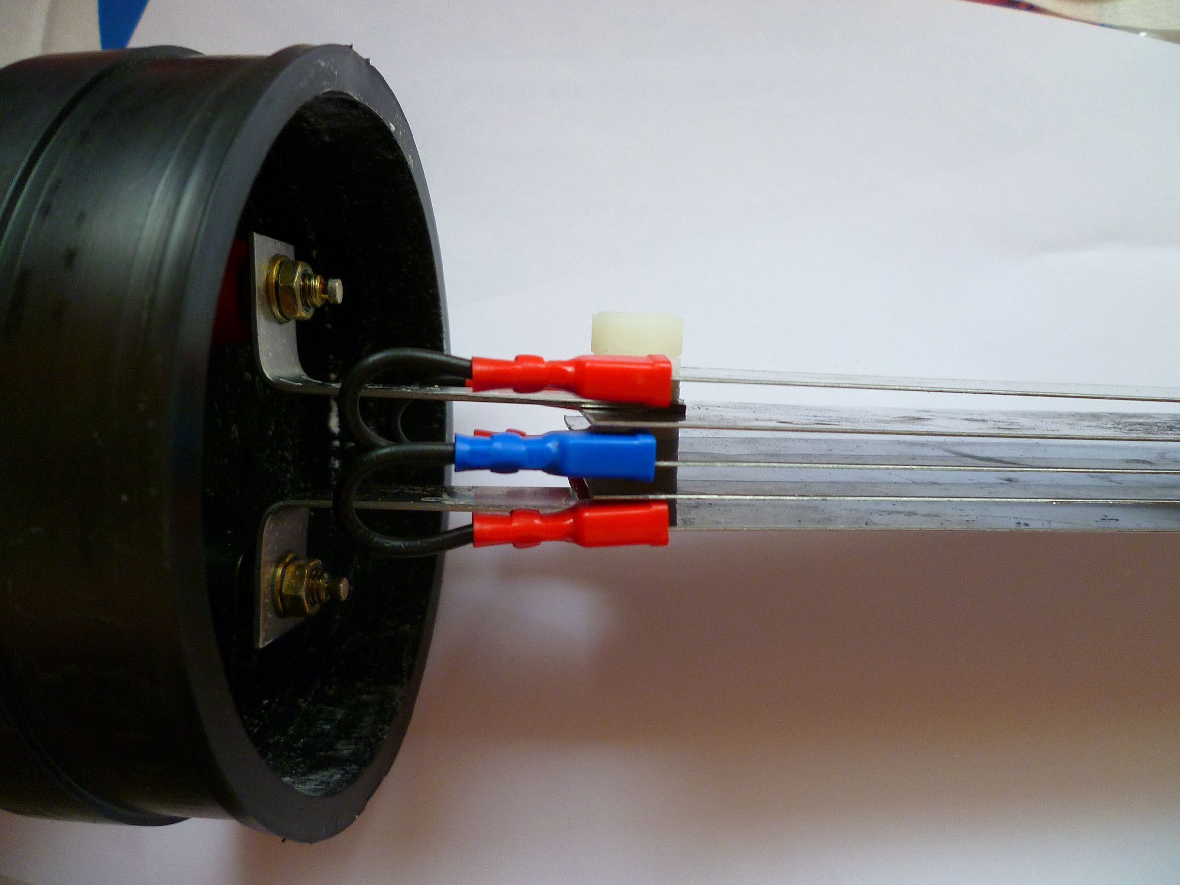 How to Assemble a HHO Generator and Why It Works : 5 Steps - Instructables