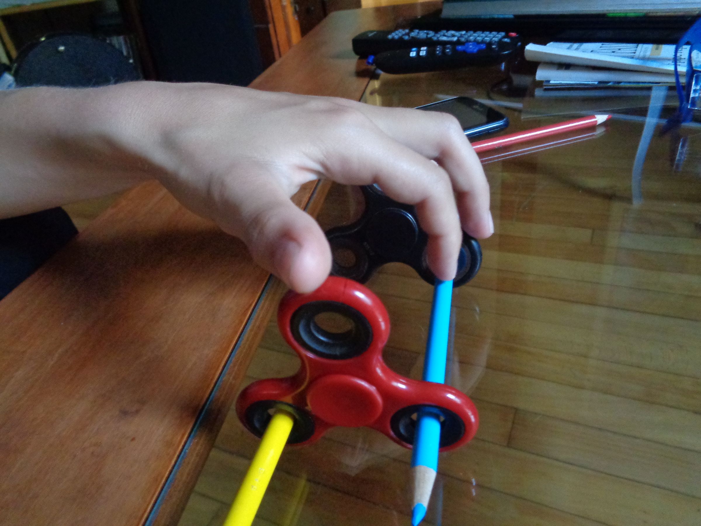 Fidget Spinner Phone Stand : 6 Steps (with Pictures) - Instructables