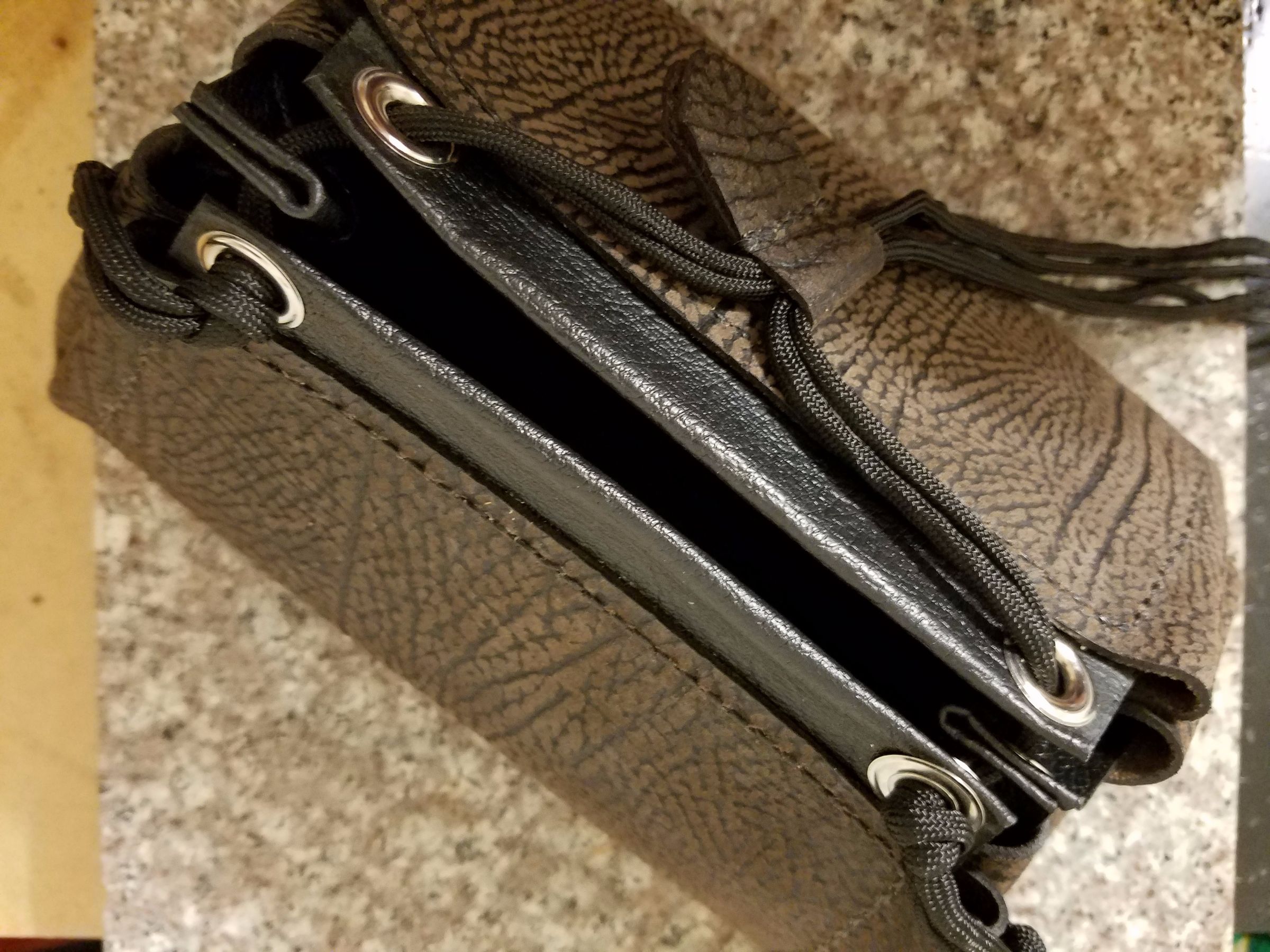 Leather "Traps" Drawstring Purse : 11 Steps (with Pictures) - Instructables