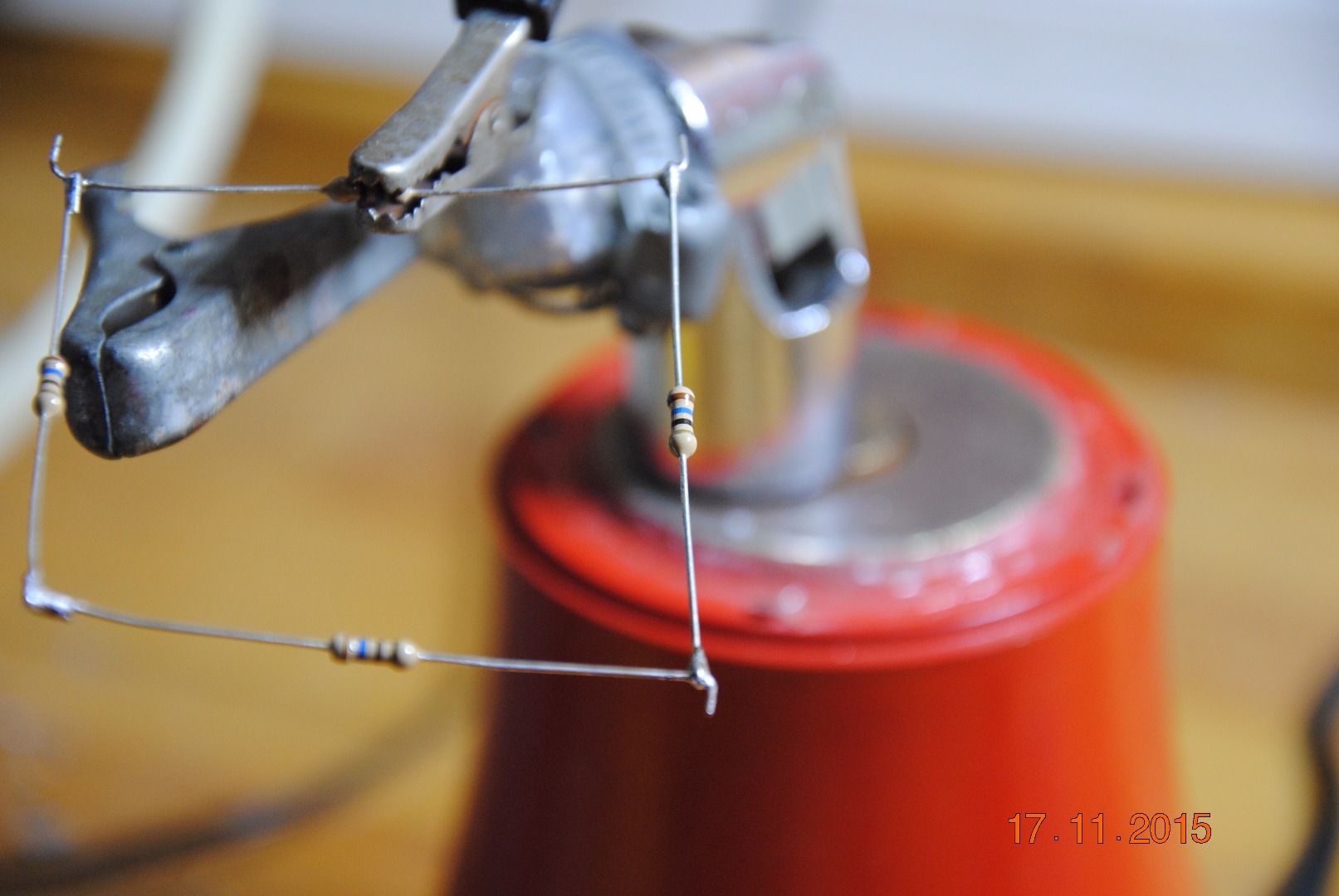 5 Things You Can Make With Spare Resistors! : 12 Steps - Instructables