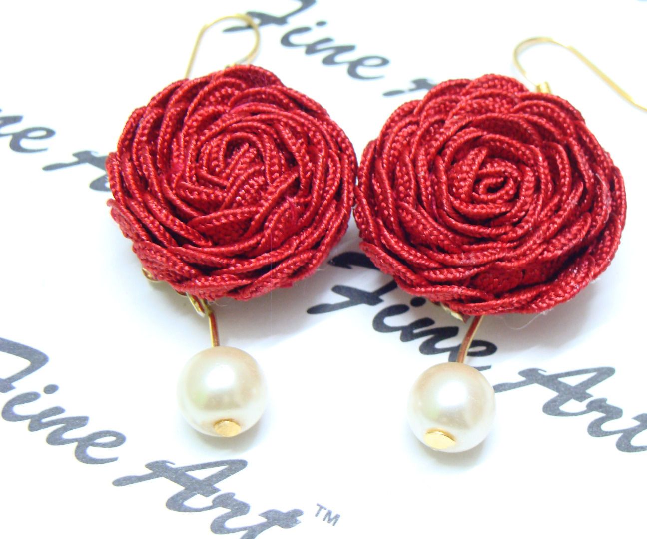 DIY Ric Rac Ribbon Rose : 10 Steps (with Pictures) - Instructables