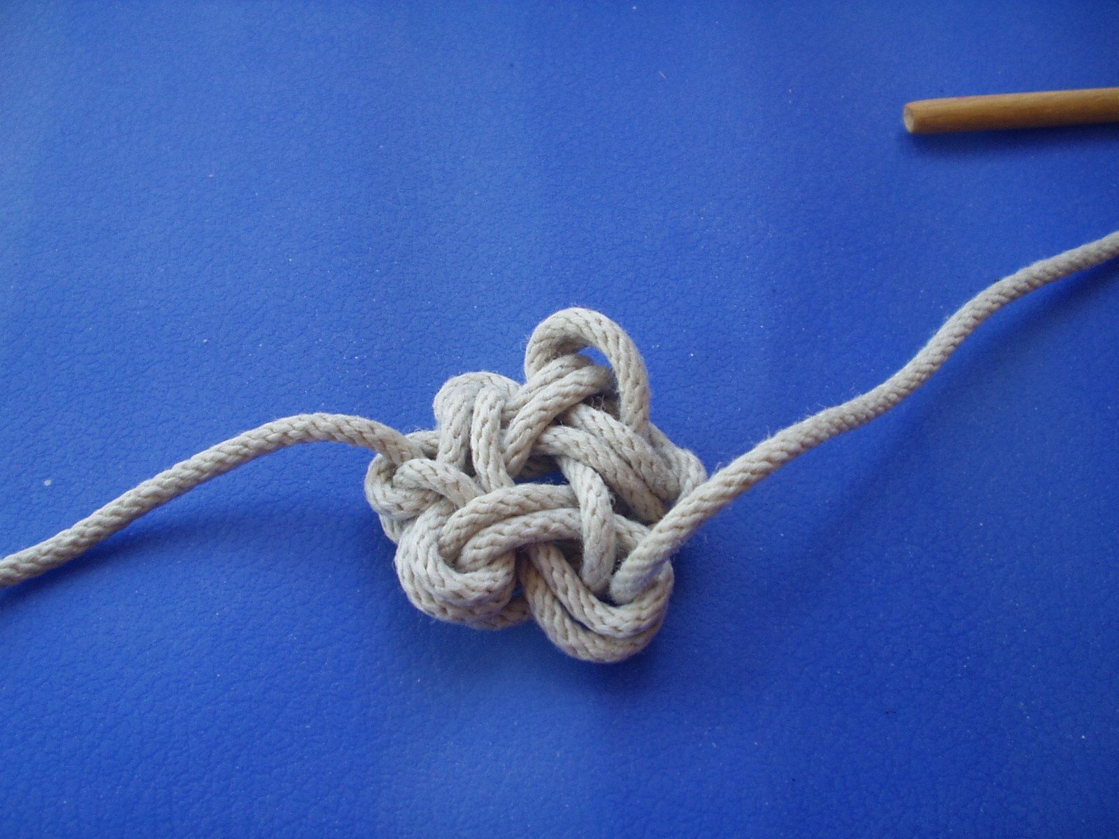 Single Strand Star Knot : 16 Steps - Instructables