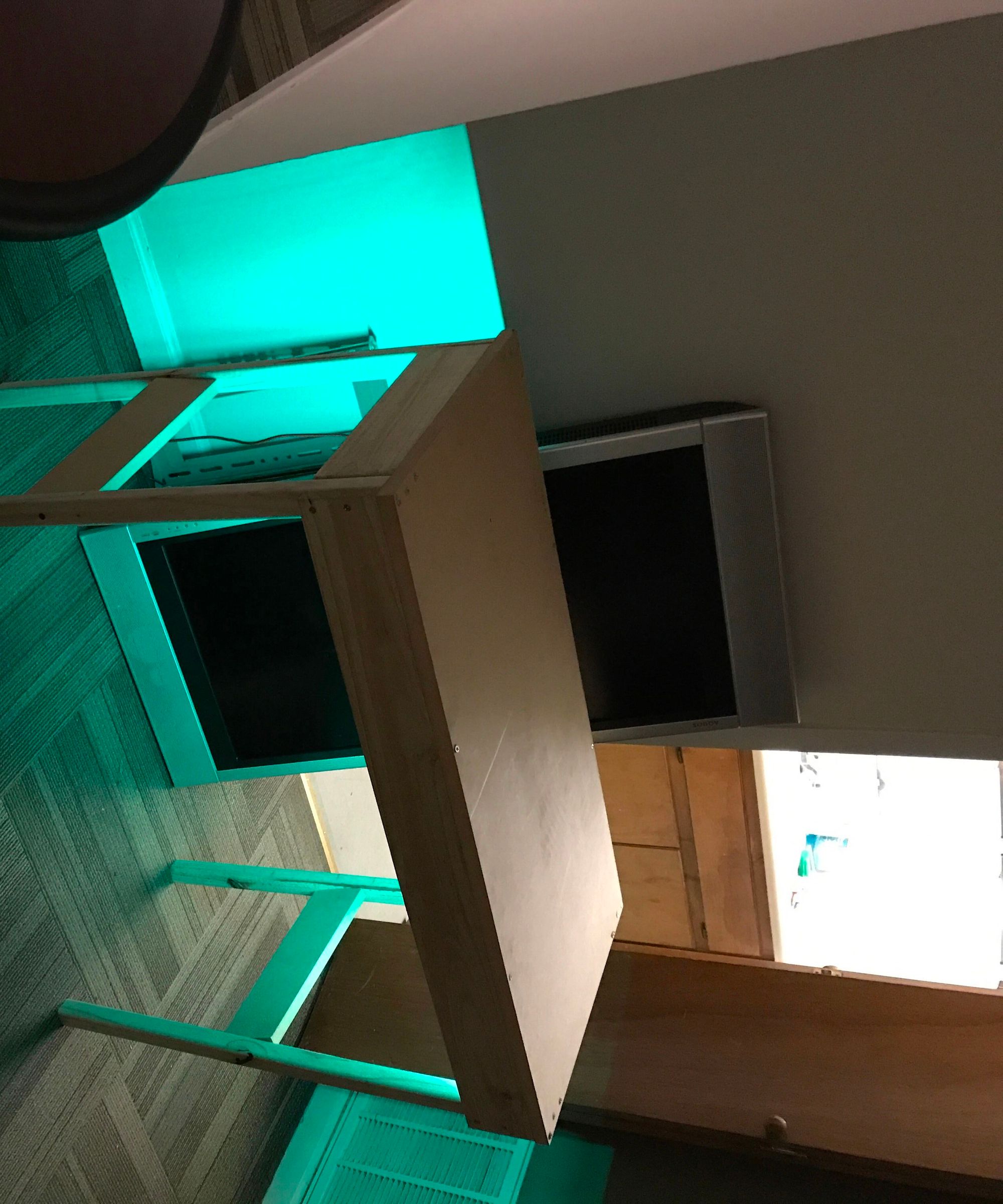 Light Up TV Table : 5 Steps - Instructables