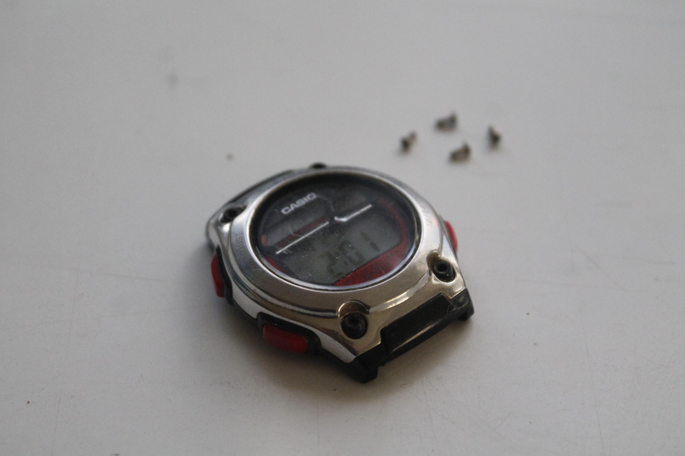 Converting a Wristwatch Into a Desk Clock : 4 Steps (with Pictures ...