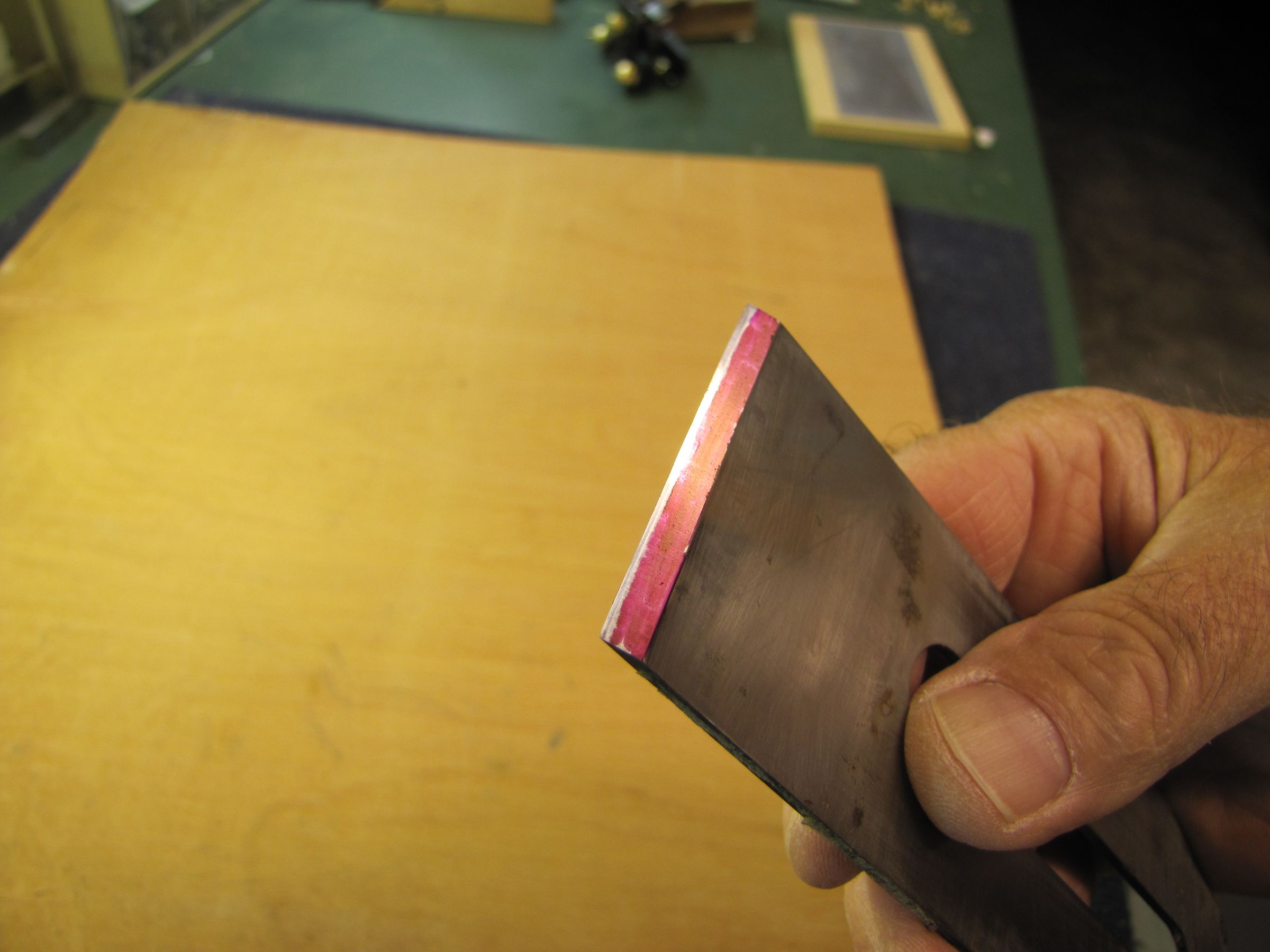 How to Sharpen Your Woodworking Tools With Sandpaper : 9 Steps ...