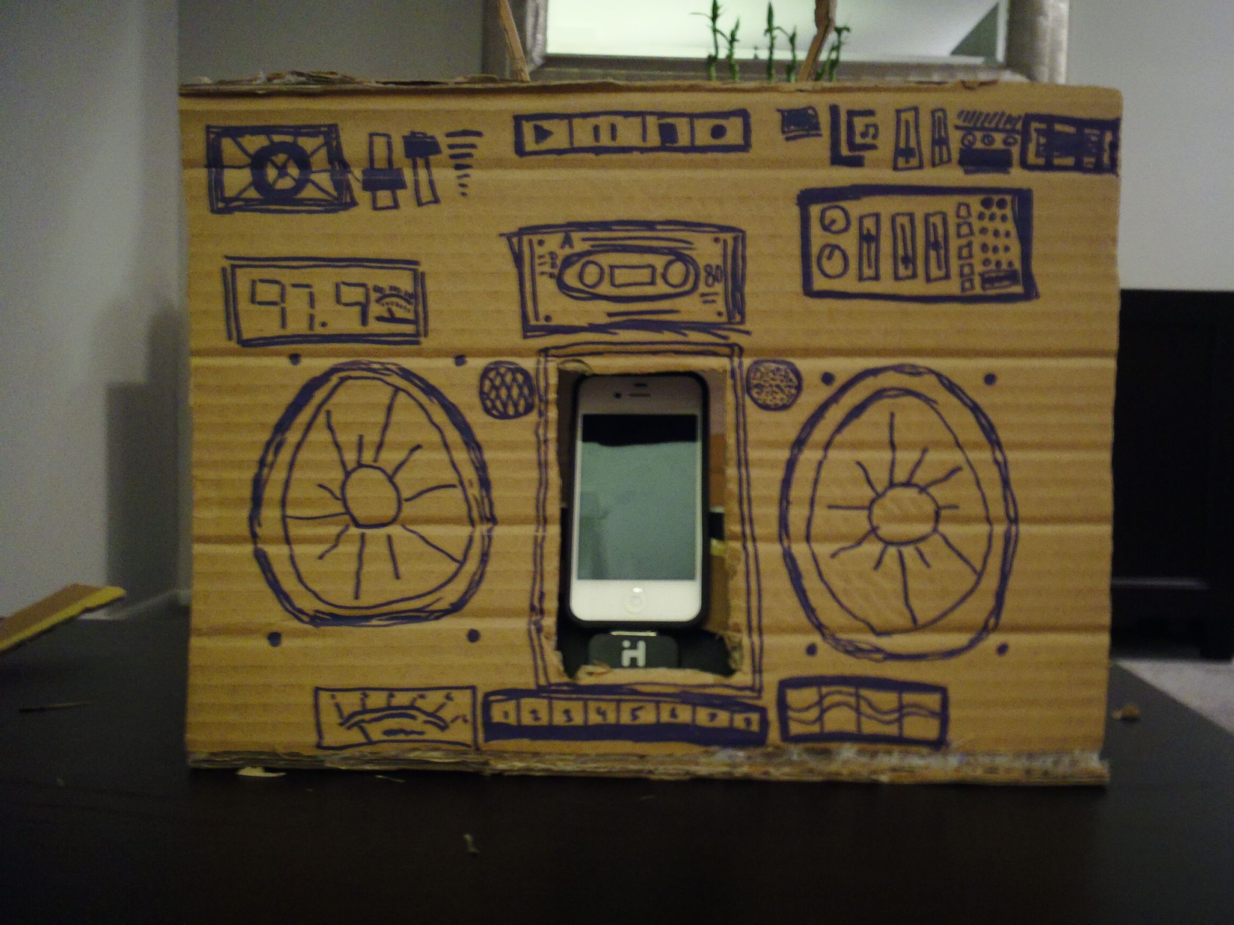 DIY Cardboard IPod Boombox : 5 Steps - Instructables