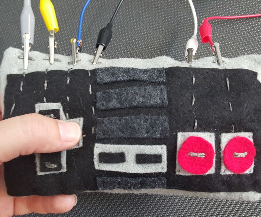 Felt Nintendo Controller : 6 Steps - Instructables