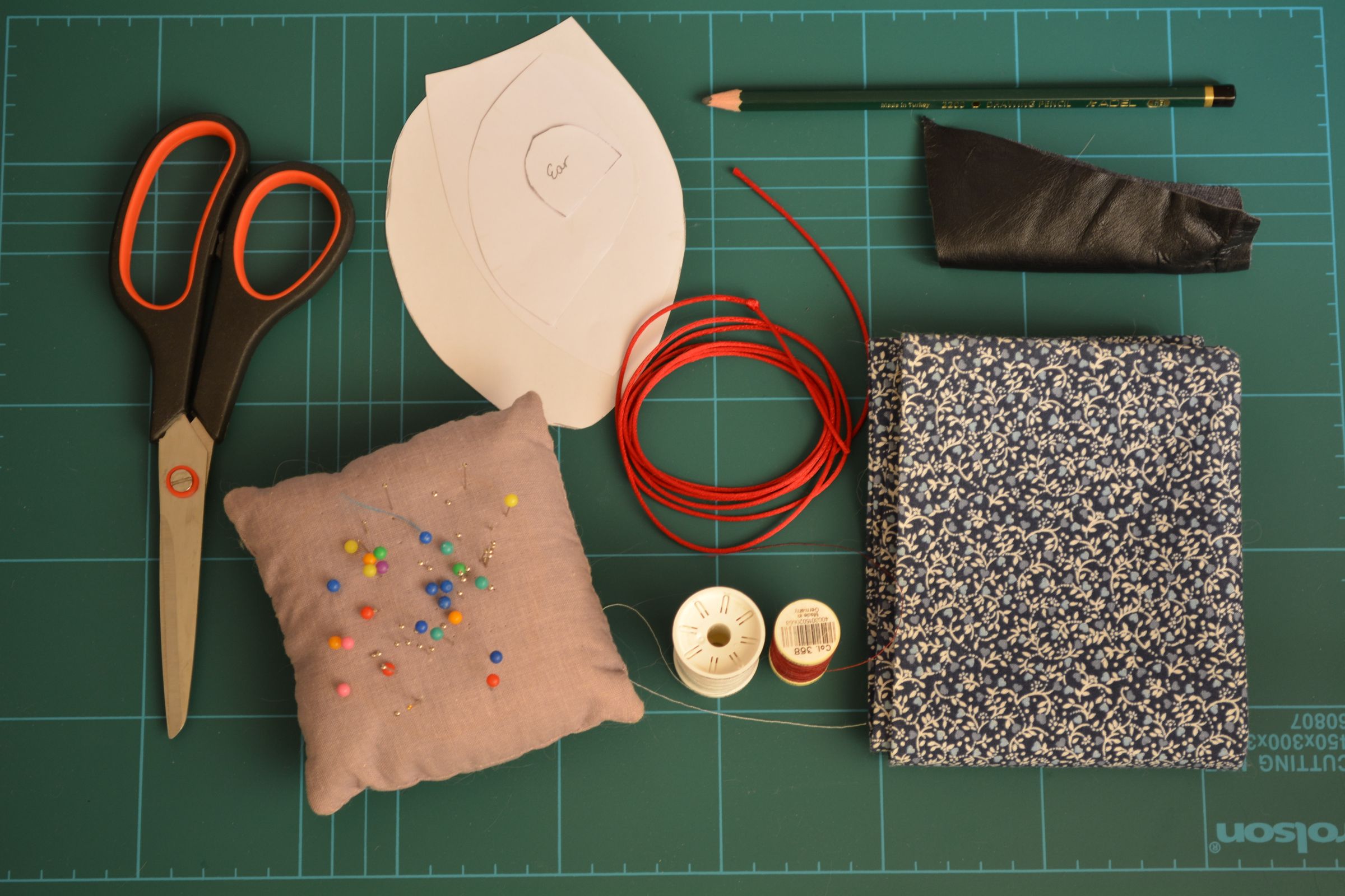 'Herbert the MouseNip' Catnip Toy for Cats : 4 Steps (with Pictures) - Instructables