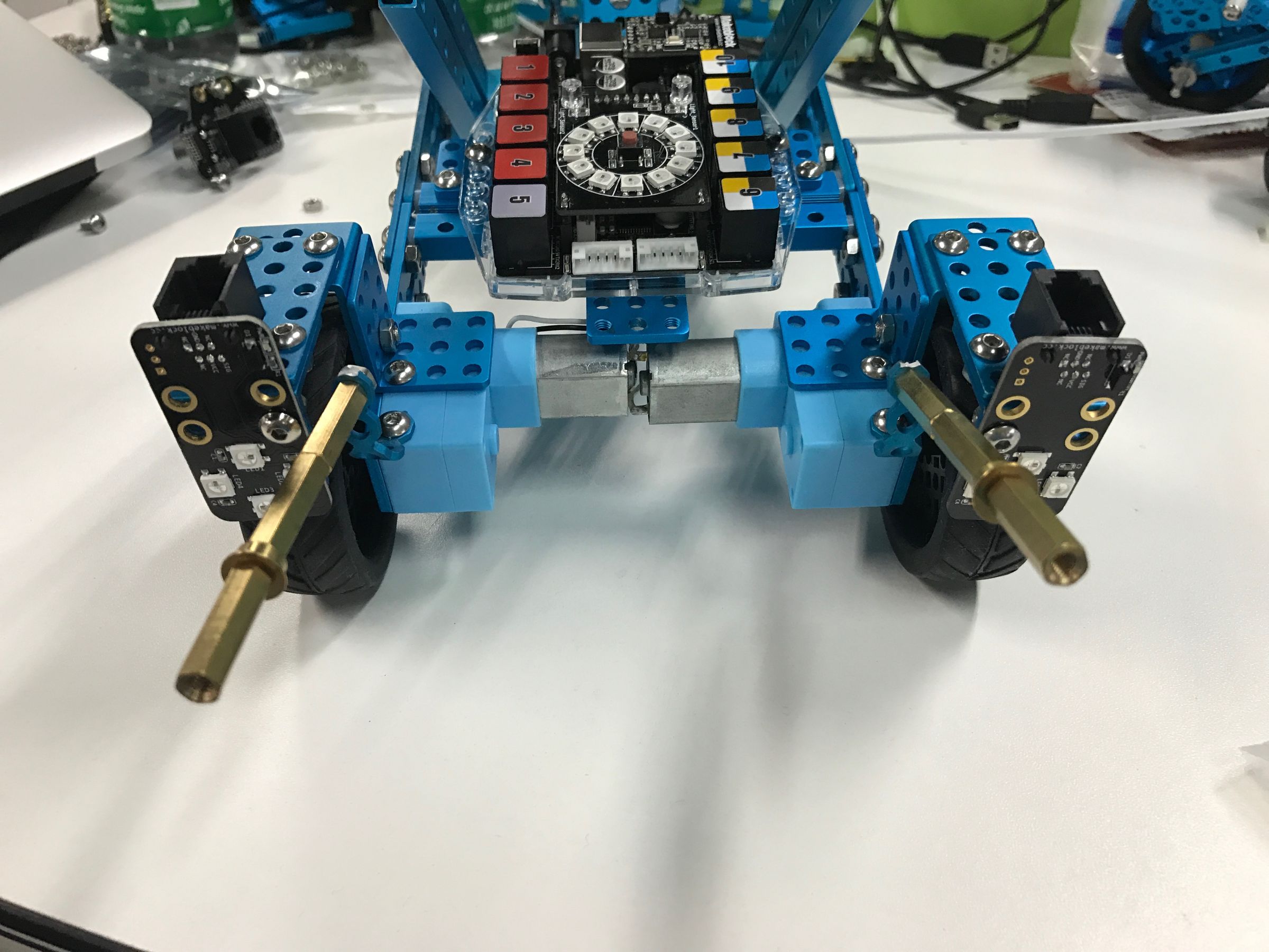 How to Build a Motorbike With Makeblock : 25 Steps (with Pictures ...