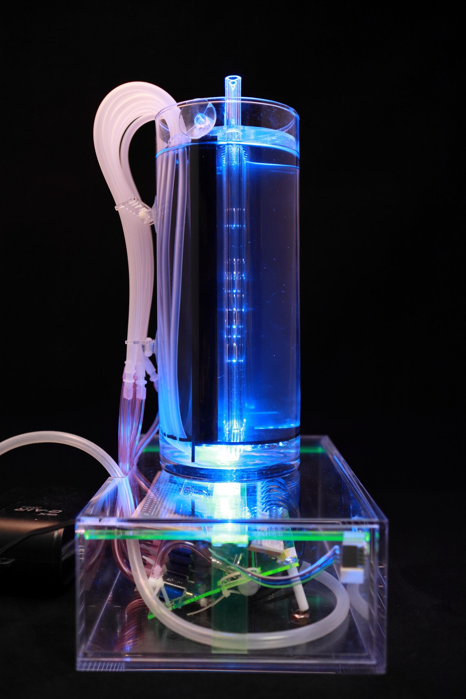 Glowing Air-Bubble Clock in Water : 7 Steps (with Pictures) - Instructables