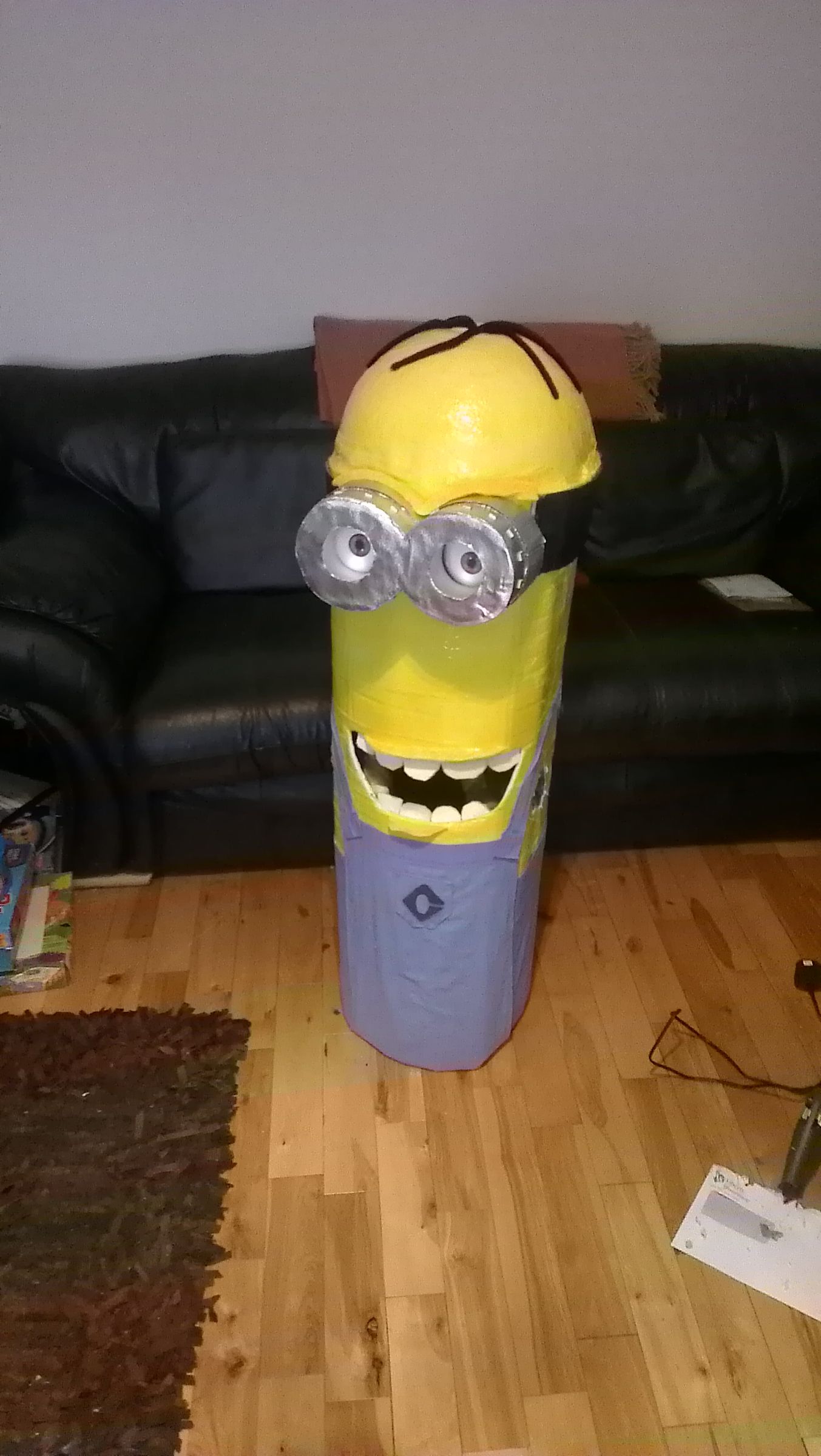 Minion Costume : 8 Steps - Instructables