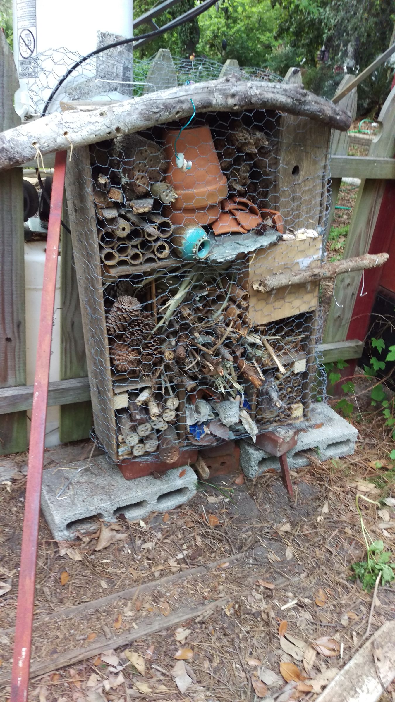 Bee Condo Insect Hotel : 9 Steps (with Pictures) - Instructables