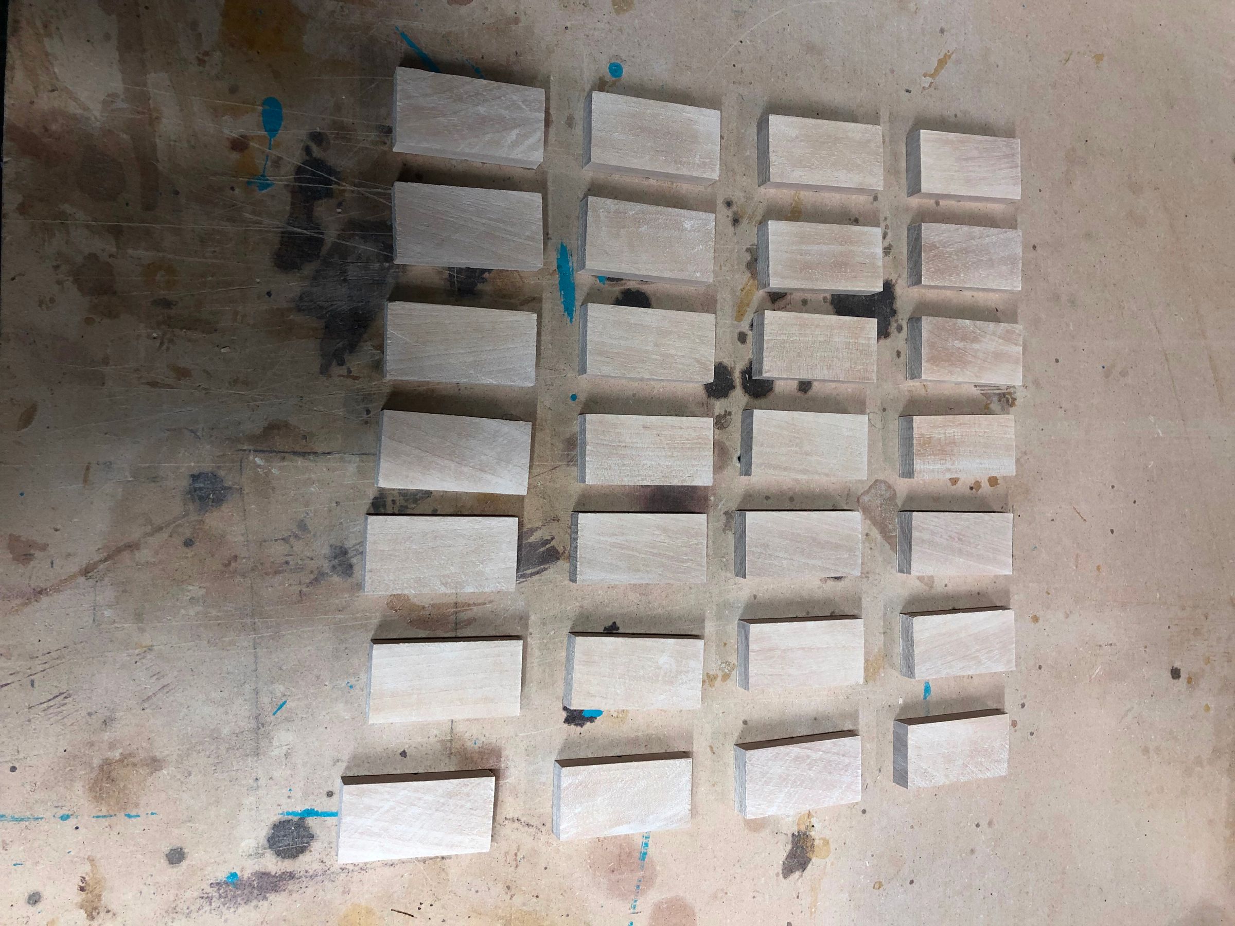 Domino Box With Scoring Track : 12 Steps - Instructables