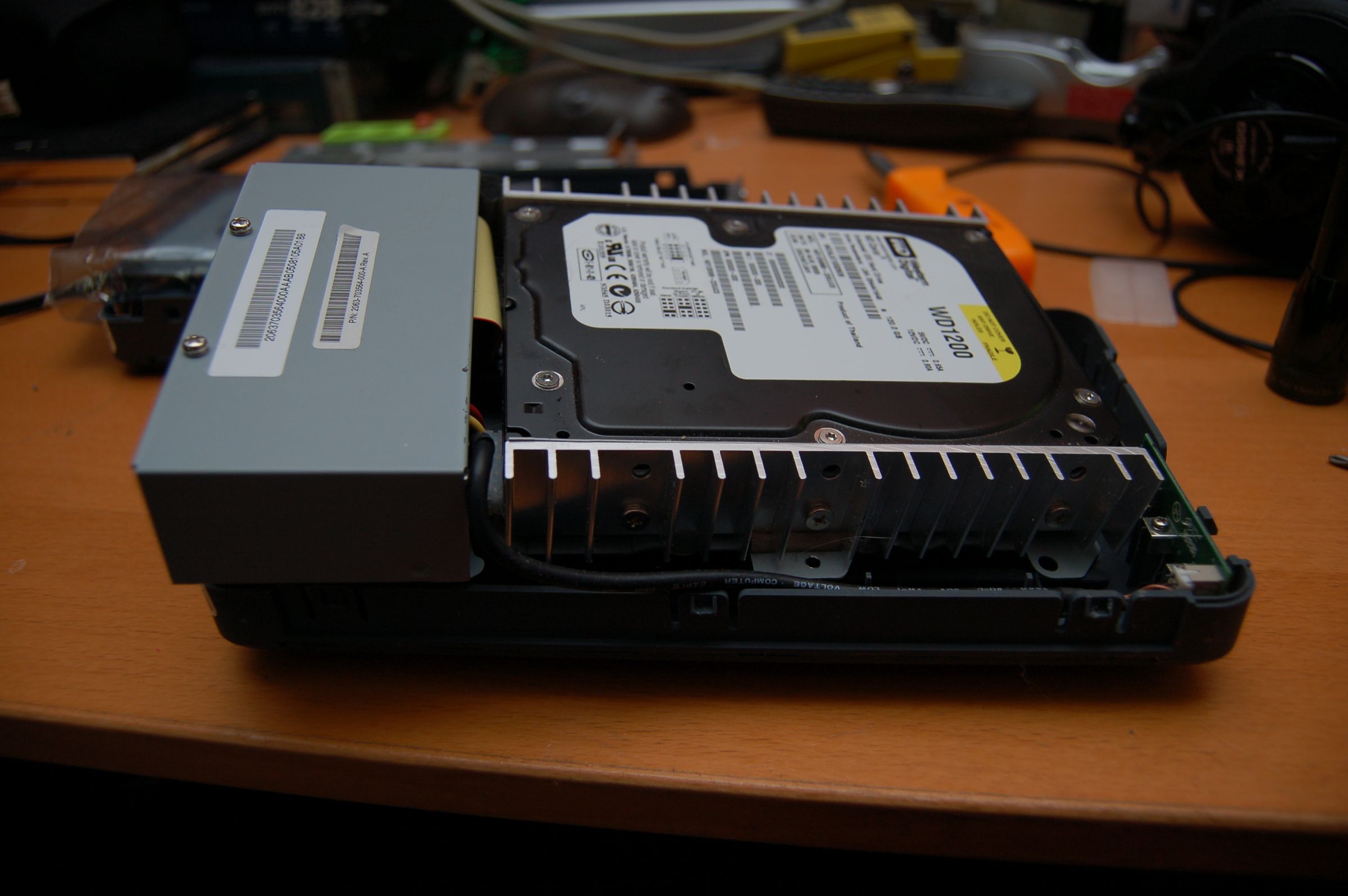 How to Open a Western Digital Dual-Option USB Enclosure : 5 Steps ...