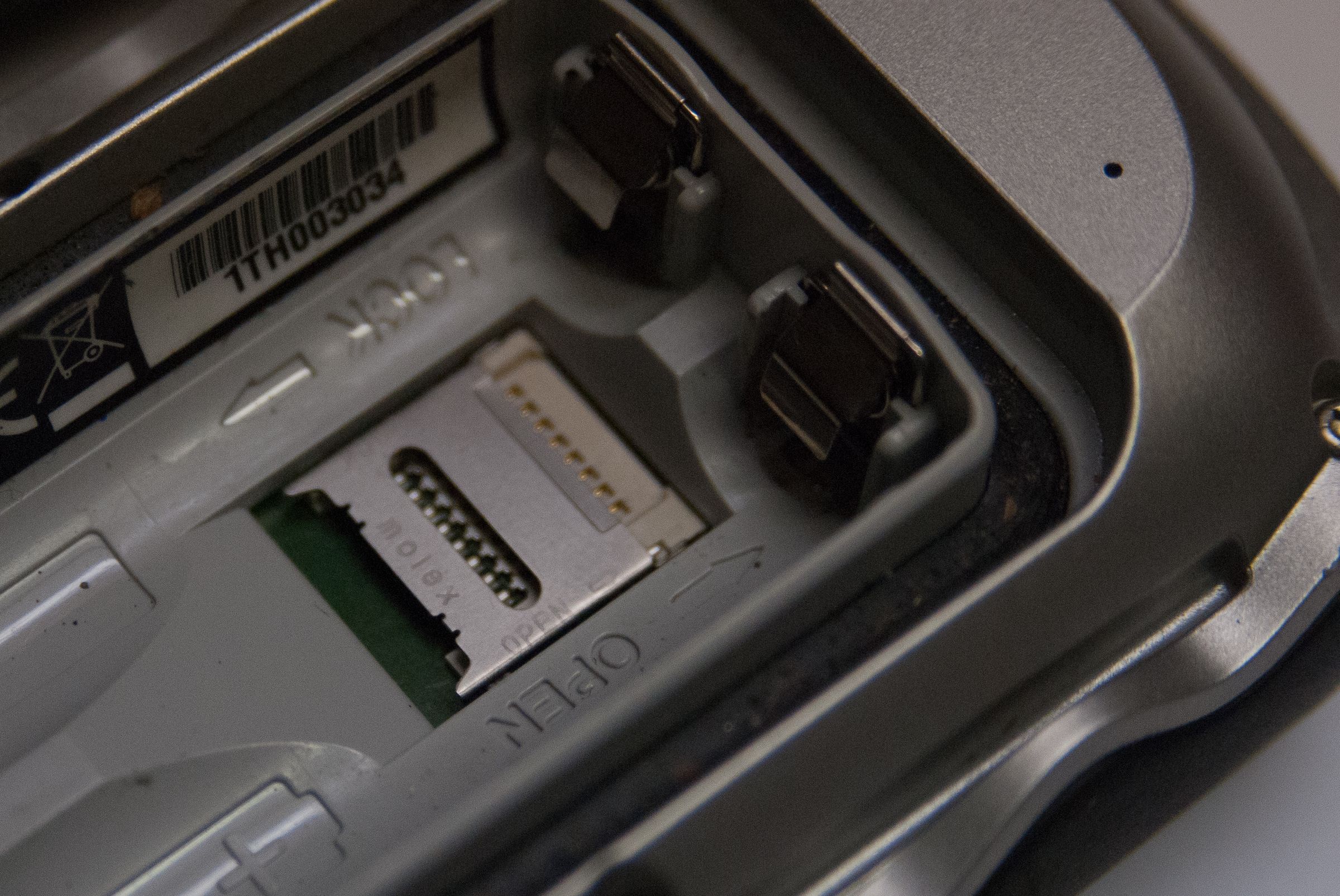 Installing a MicroSD Card in a Garmin Oregon 450 : 10 Steps - Instructables