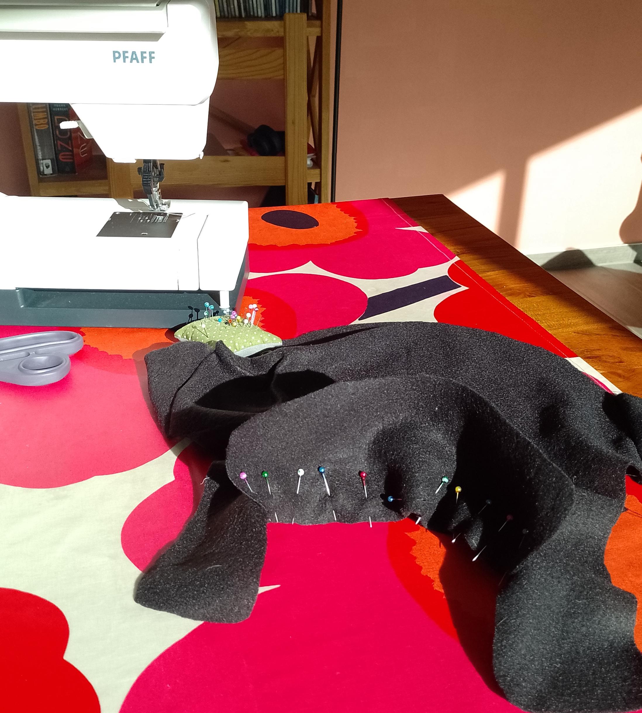 Simple Dog Jacket (with Pattern) : 8 Steps (with Pictures) - Instructables