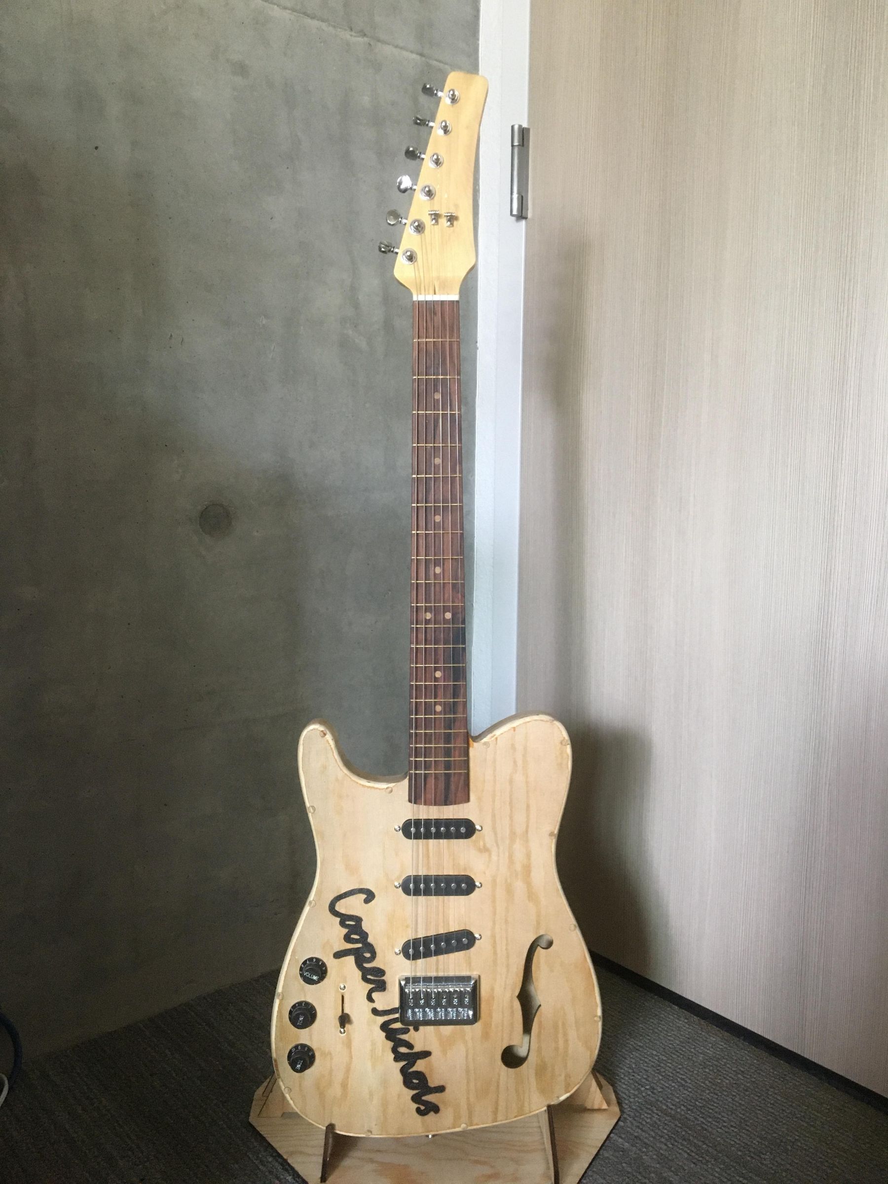 Custom CNC Electric Guitar & Case With Mobile BUILT IN Amp! : 9 Steps ...
