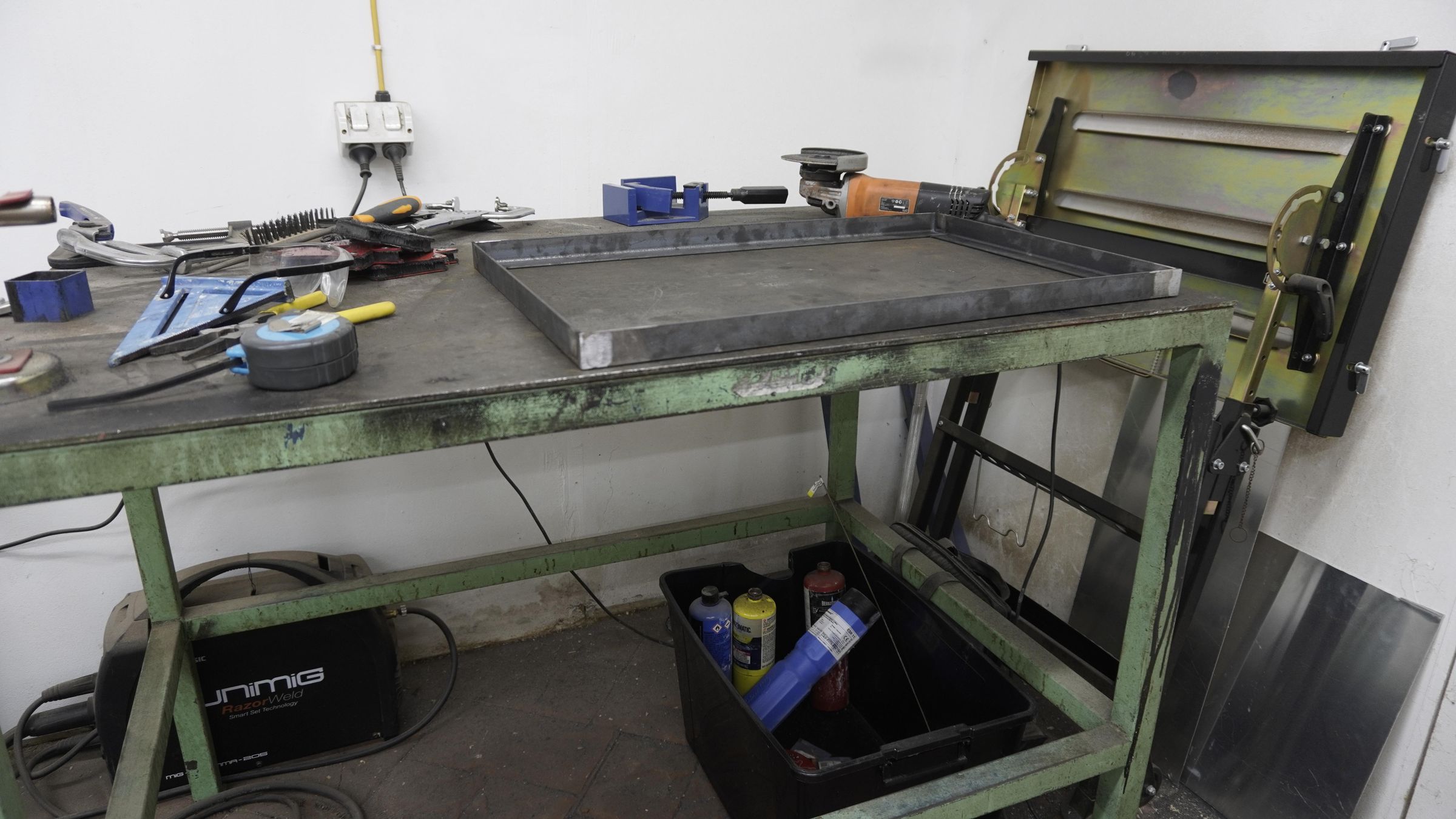 Industrial-style Metal and Timber Study Desk : 5 Steps (with Pictures ...
