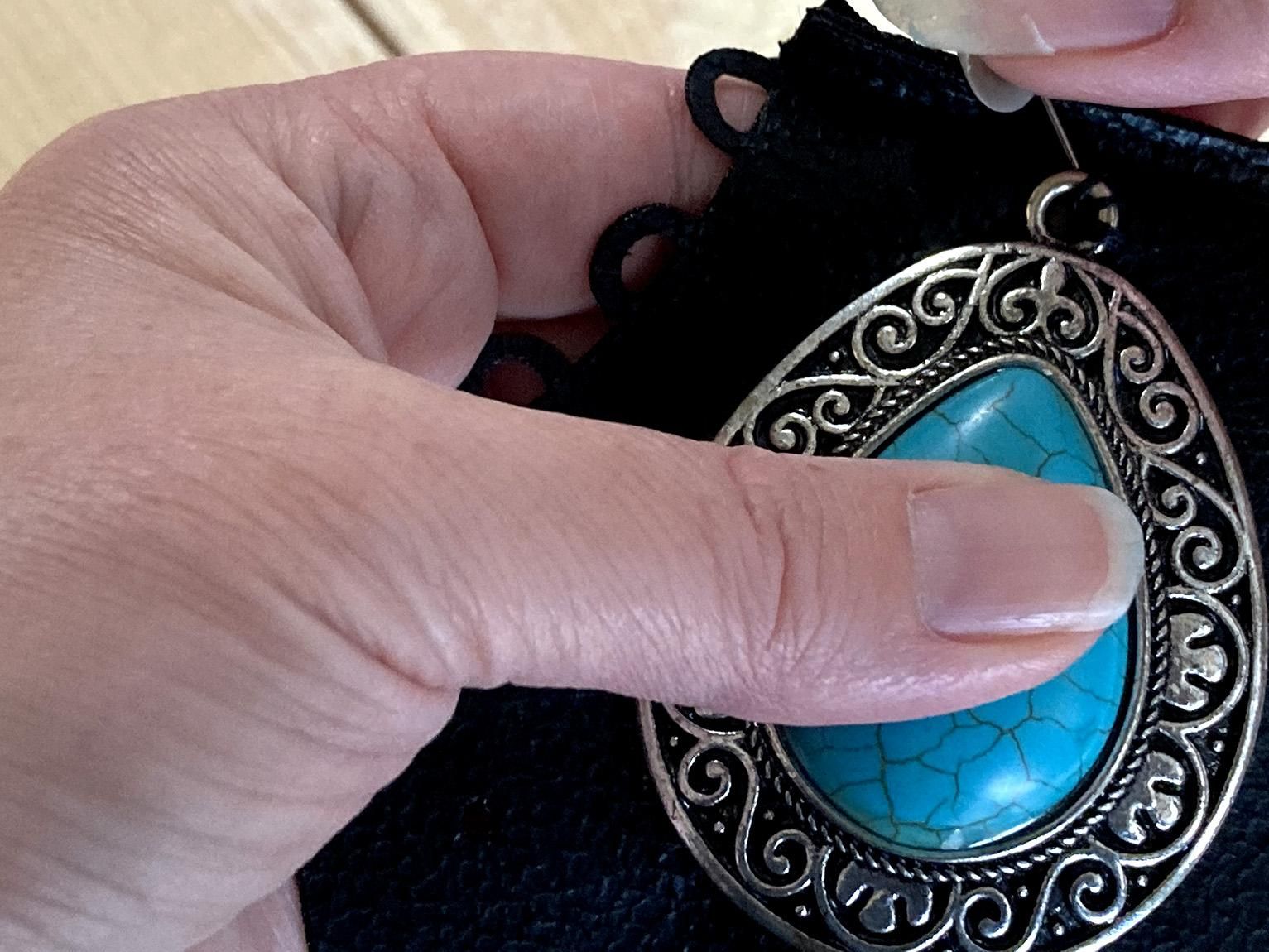 Twinkling Necklace : 11 Steps (with Pictures) - Instructables