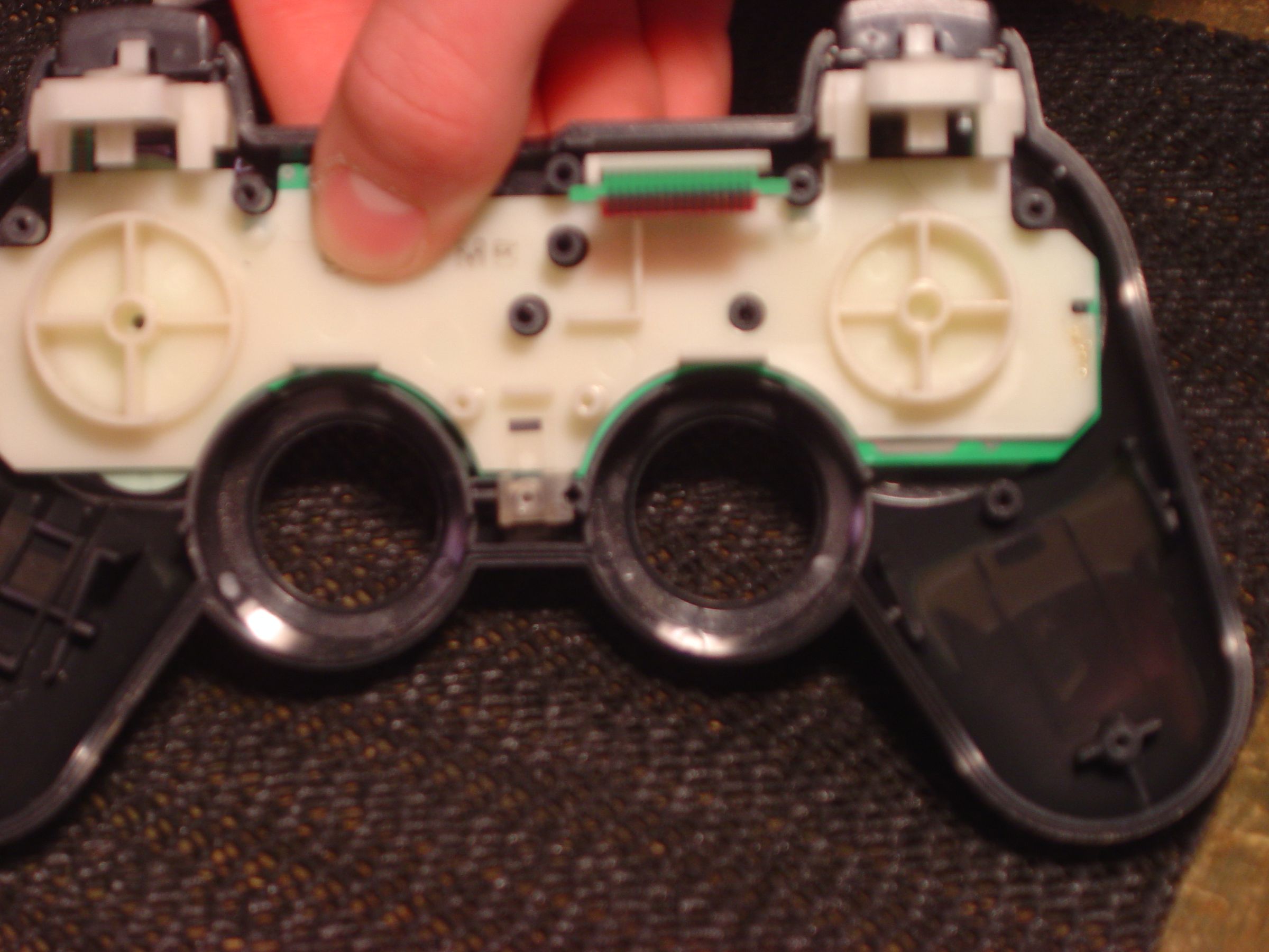 Clean Your DualShock Controller : 9 Steps - Instructables
