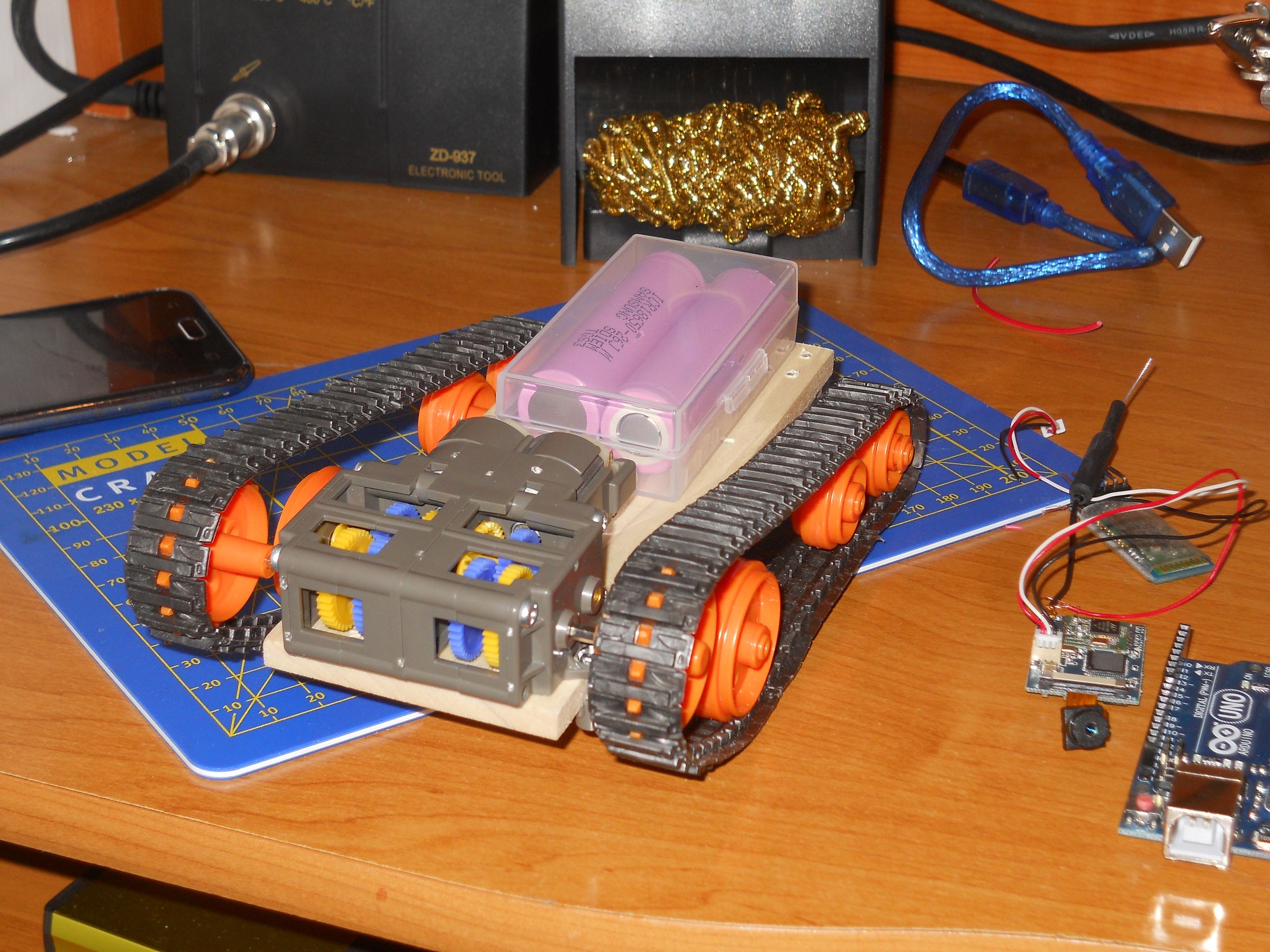FPV Virtual Reality Arduino Controlled Tracked Robot : 17 Steps (with ...