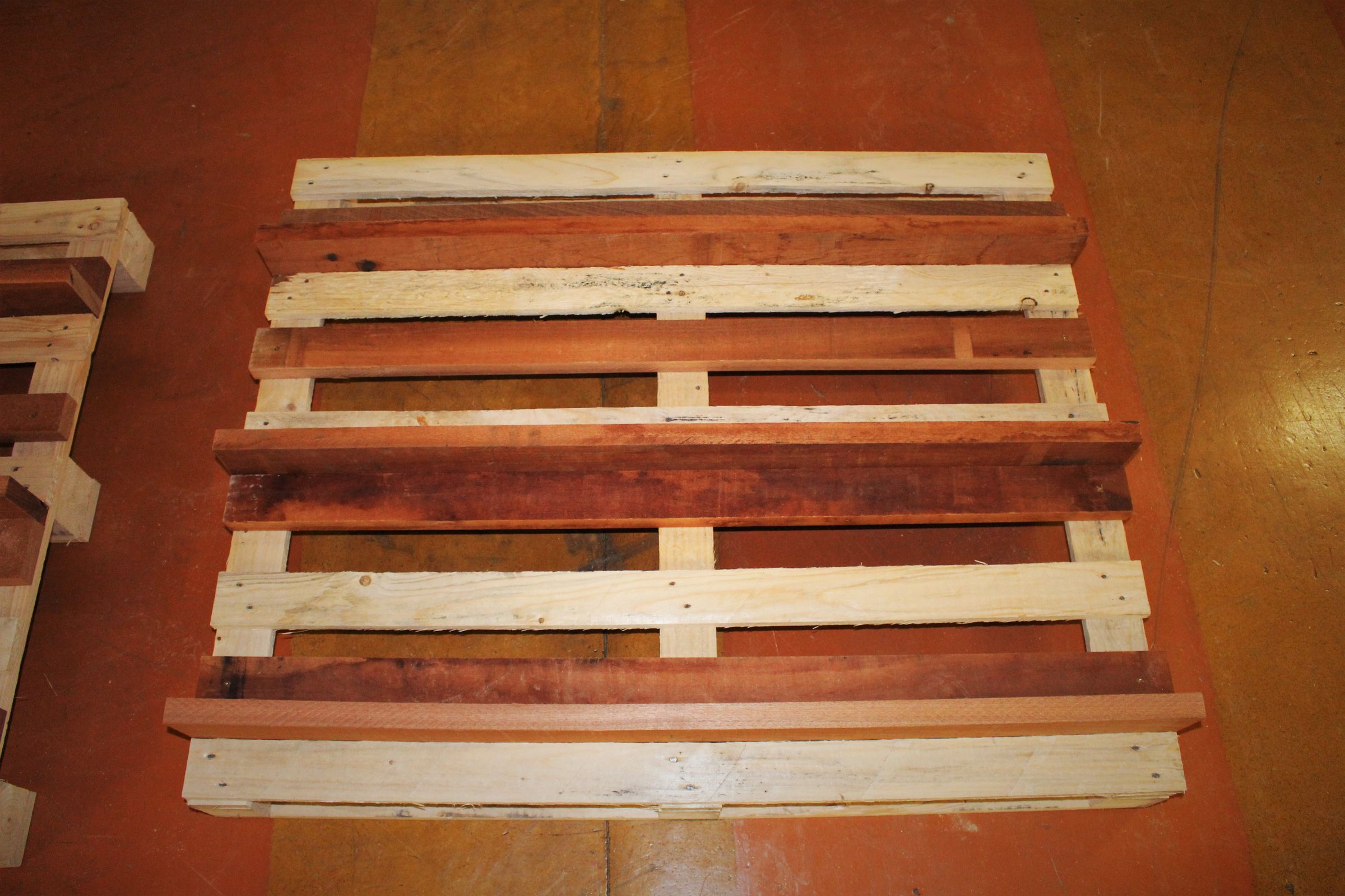 Pallet Library : 3 Steps - Instructables