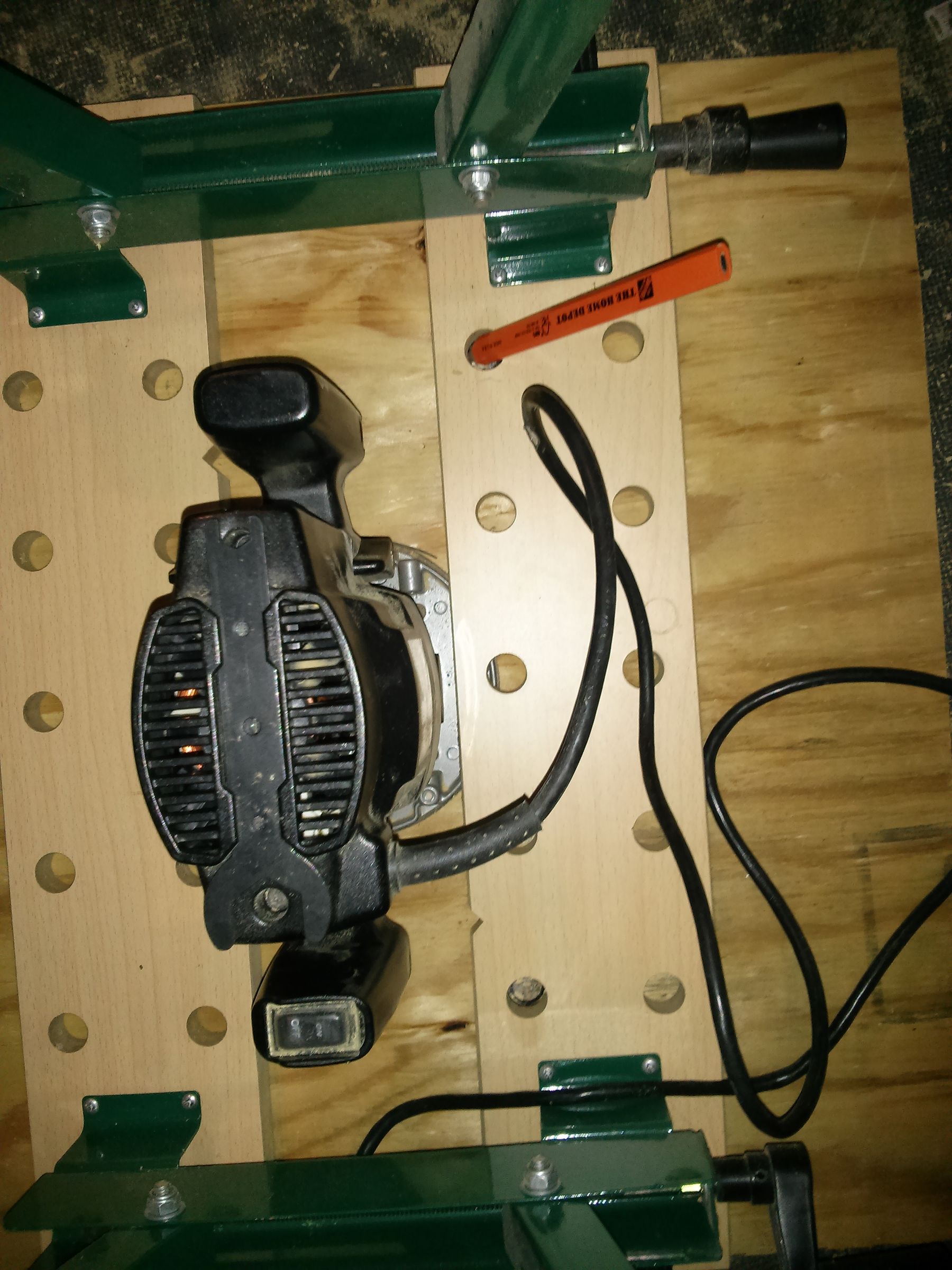 Work Bench Router Table : 8 Steps - Instructables