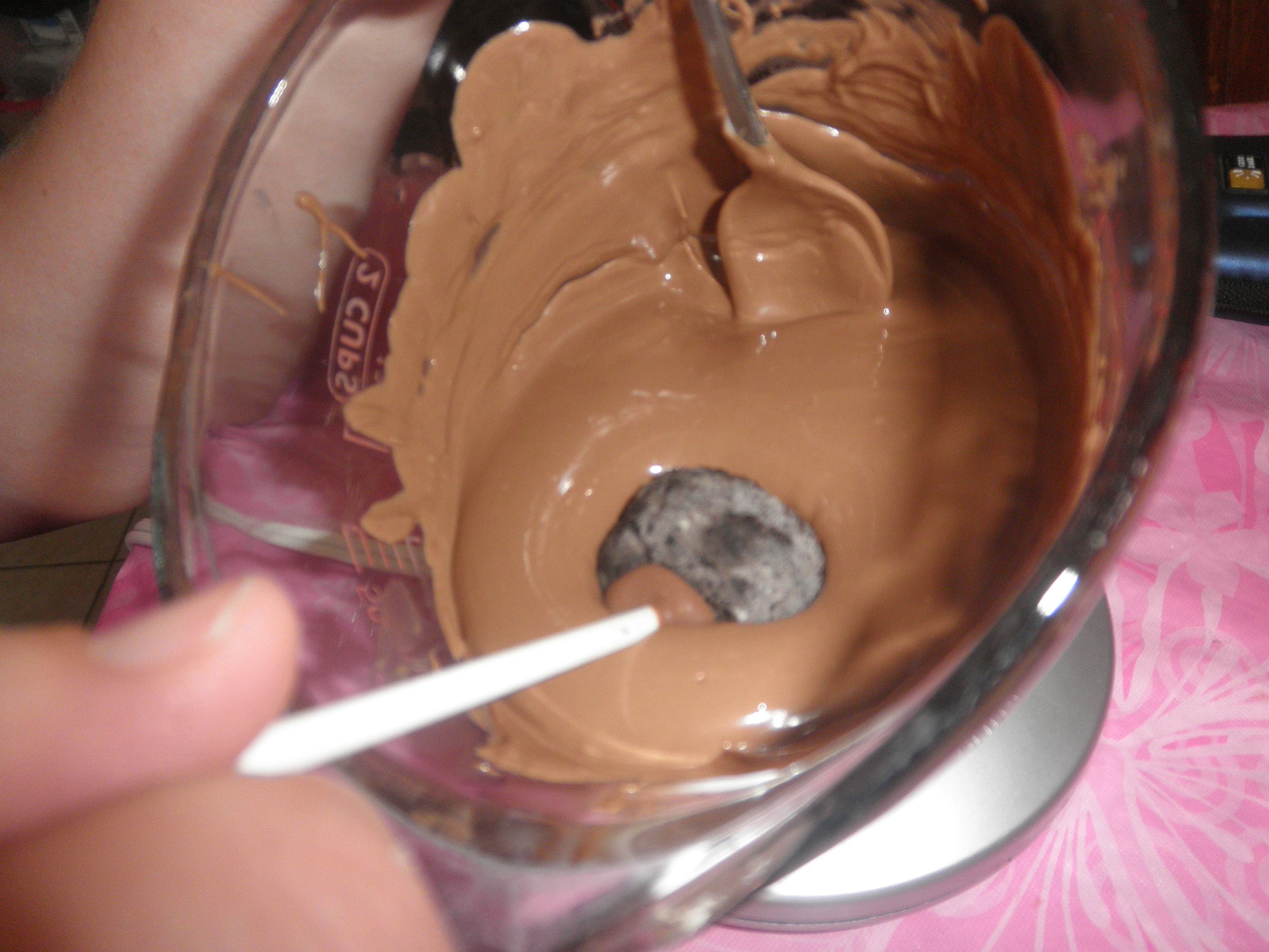 Oreo Pops CAUTION!!! VERY ADDICTIVE!! : 4 Steps (with Pictures ...