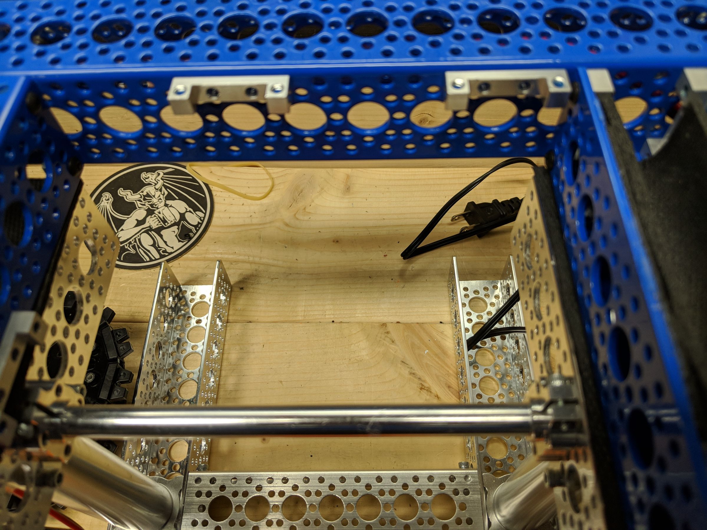 Trackbot Mk V : 8 Steps (with Pictures) - Instructables