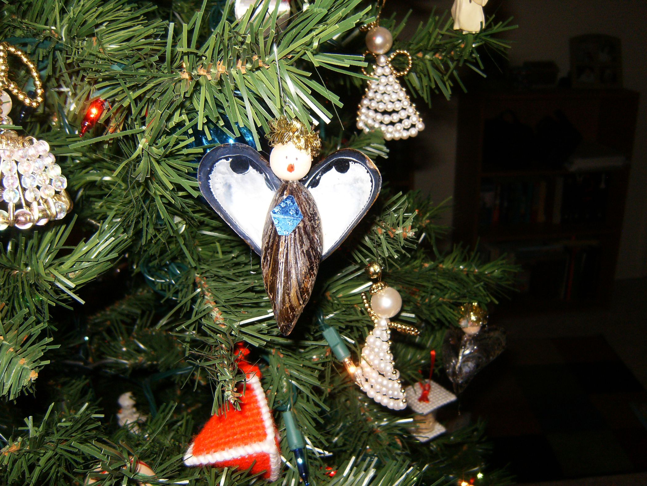 Mussel Angel Christmas Ornament : 4 Steps - Instructables