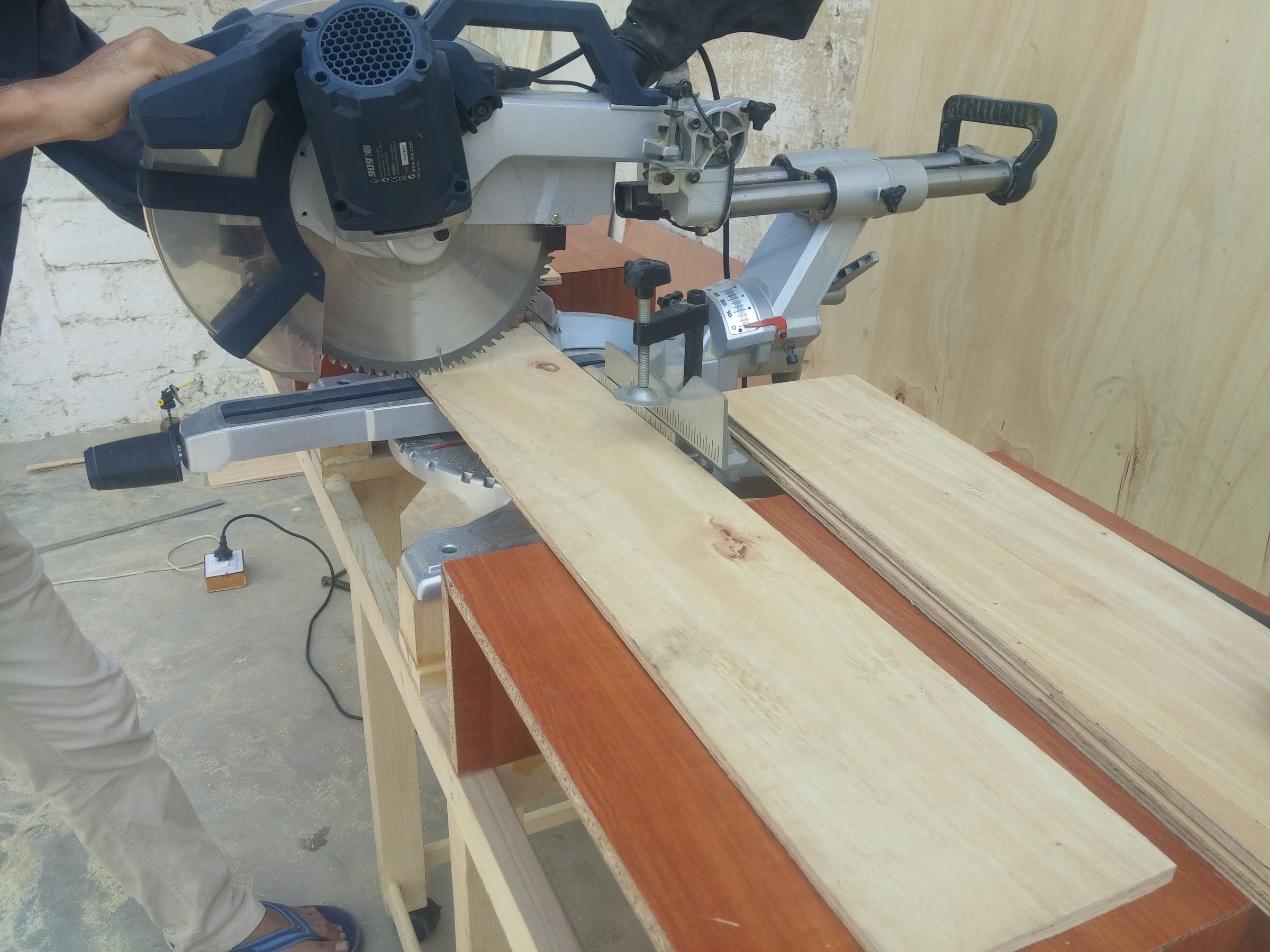 DIY PORTABLE WORK STATION : 13 Steps (with Pictures) - Instructables