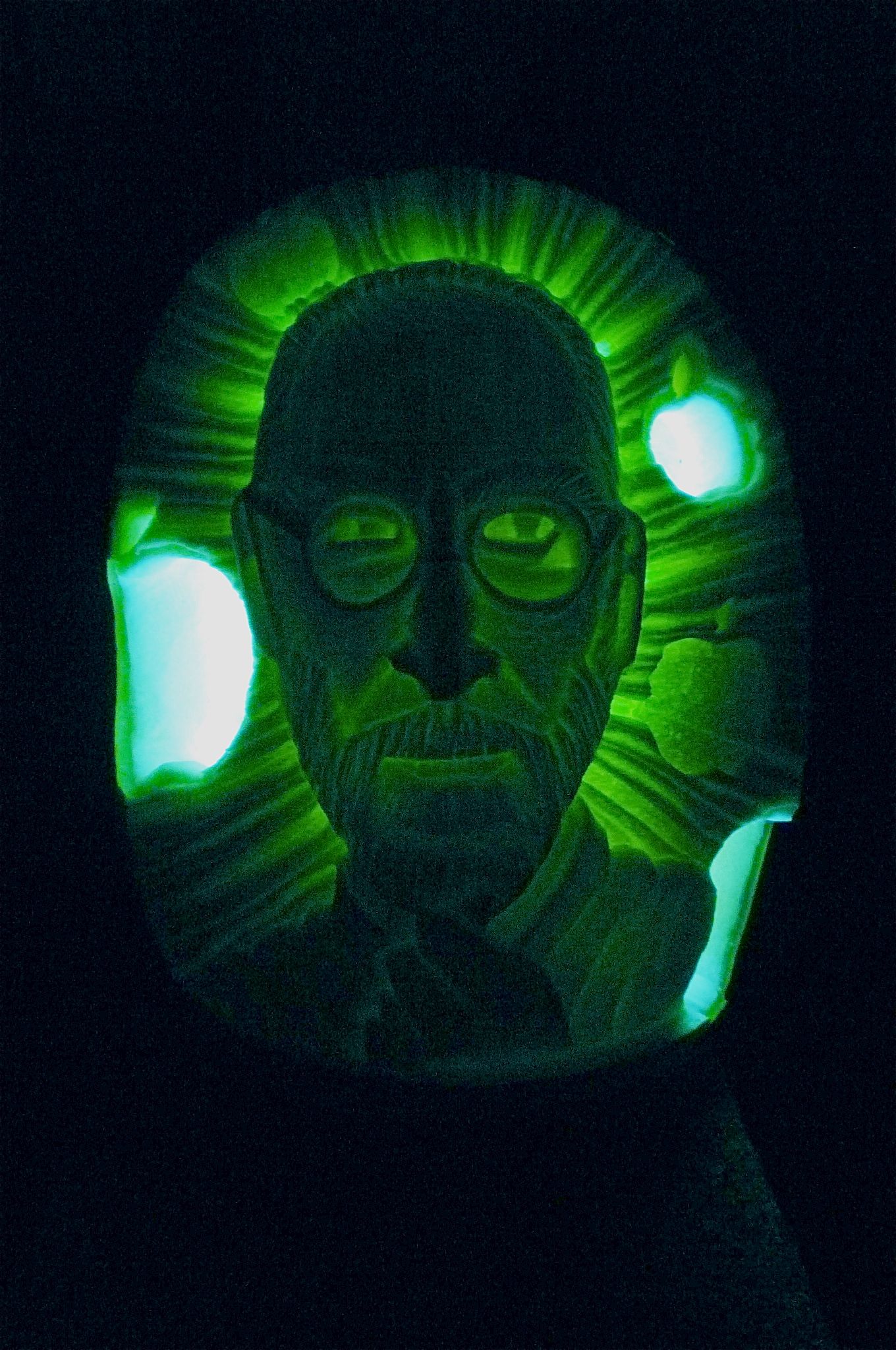 Steve Jobs Pumpkin Carving (with Pictures) - Instructables