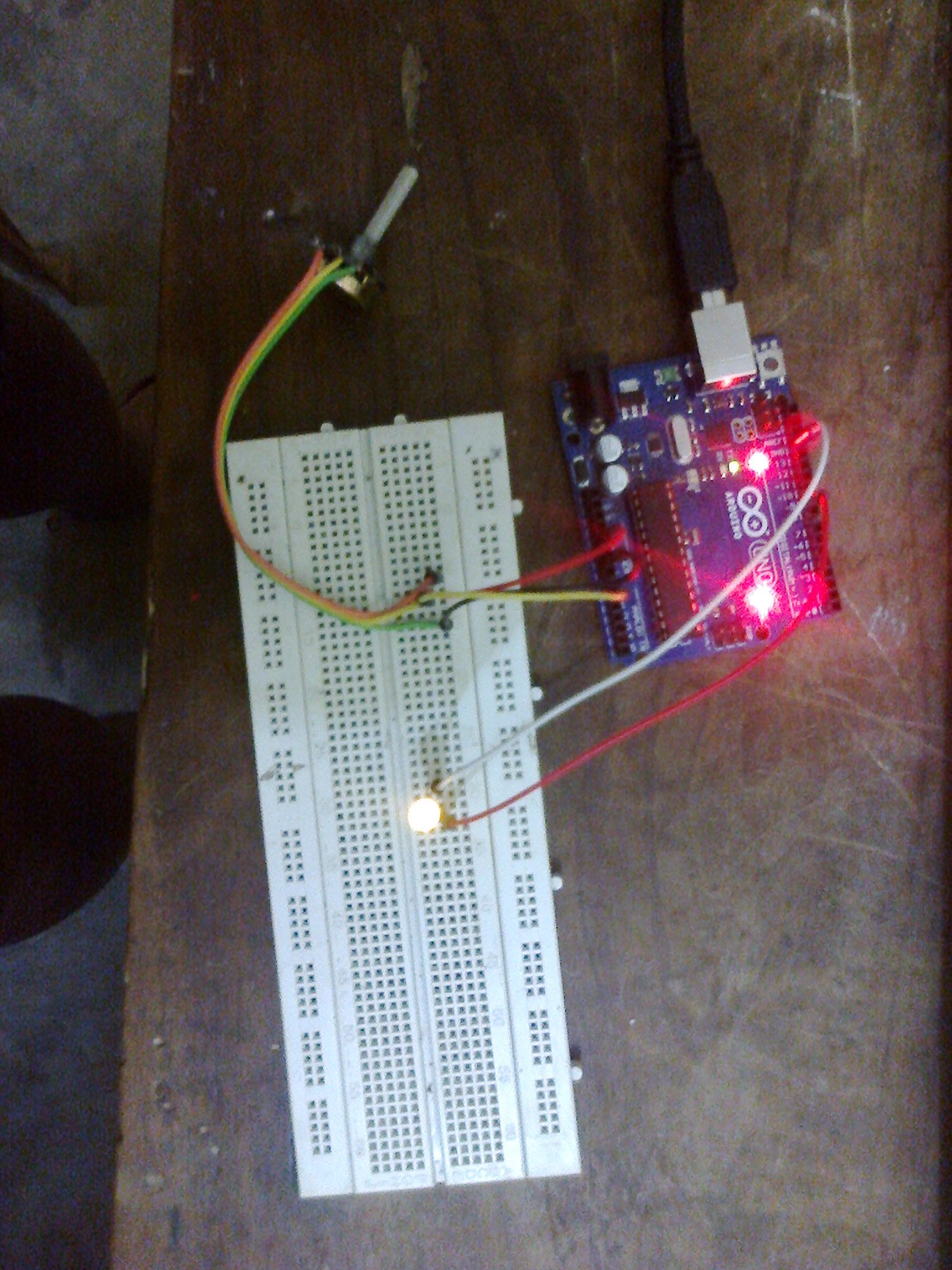 Using PWM to Control the Light Intensity of a LED - Instructables