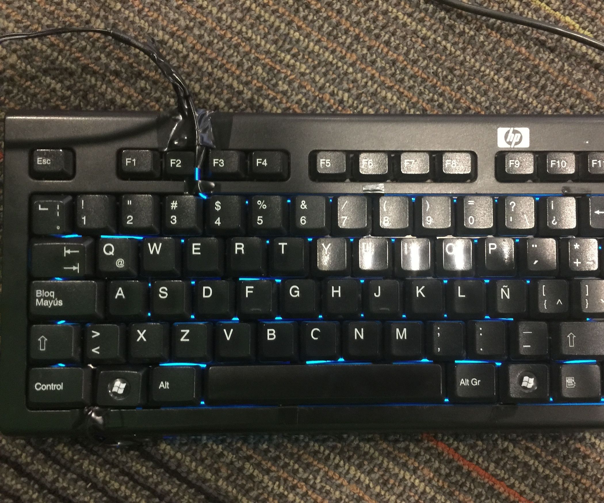 Customizing and Improving a Broken Keyboard : 4 Steps - Instructables