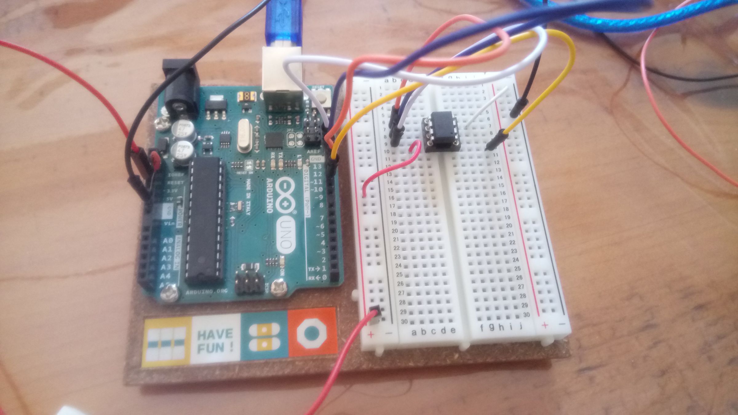 Simple Binary Clock Using Attiny85 : 10 Steps - Instructables