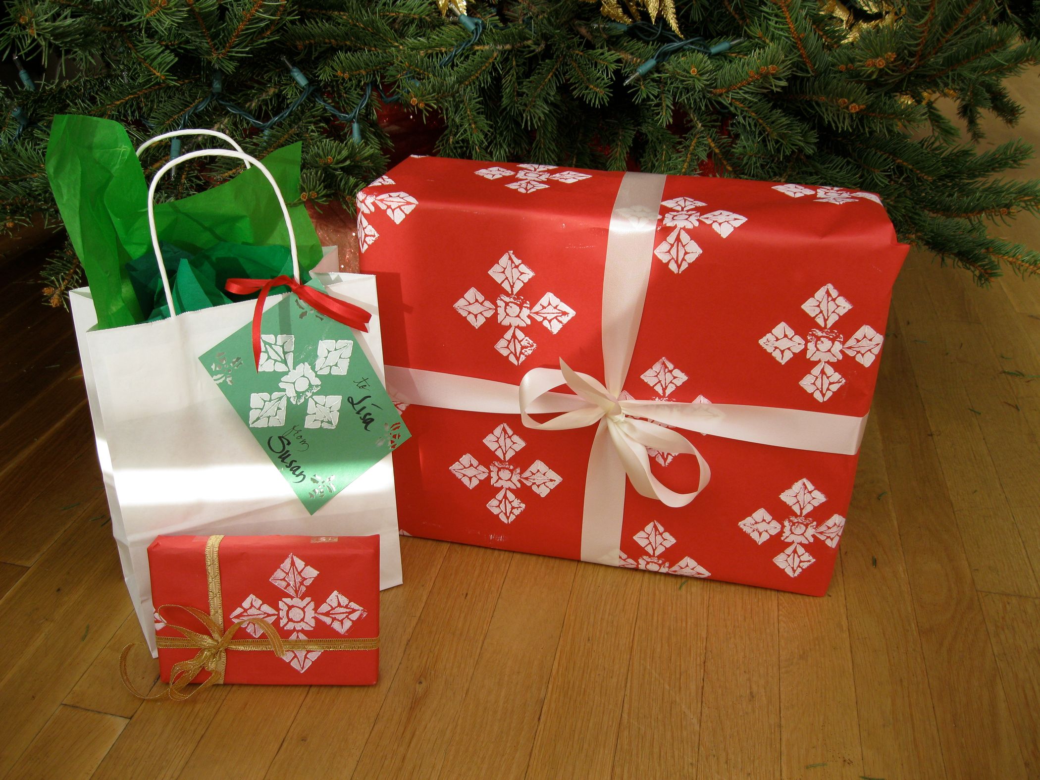 Snowflake Pattern Gift Wrap : 18 Steps (with Pictures) - Instructables