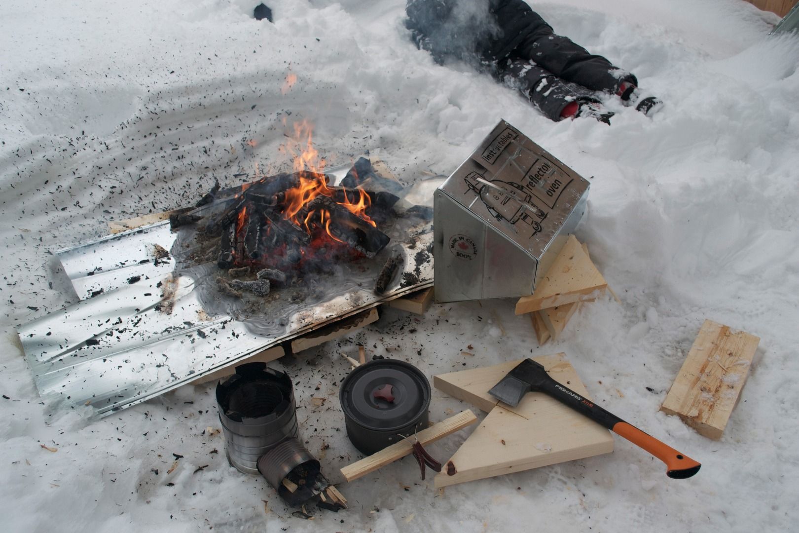 Reflector Oven for Campfires : 10 Steps (with Pictures) - Instructables