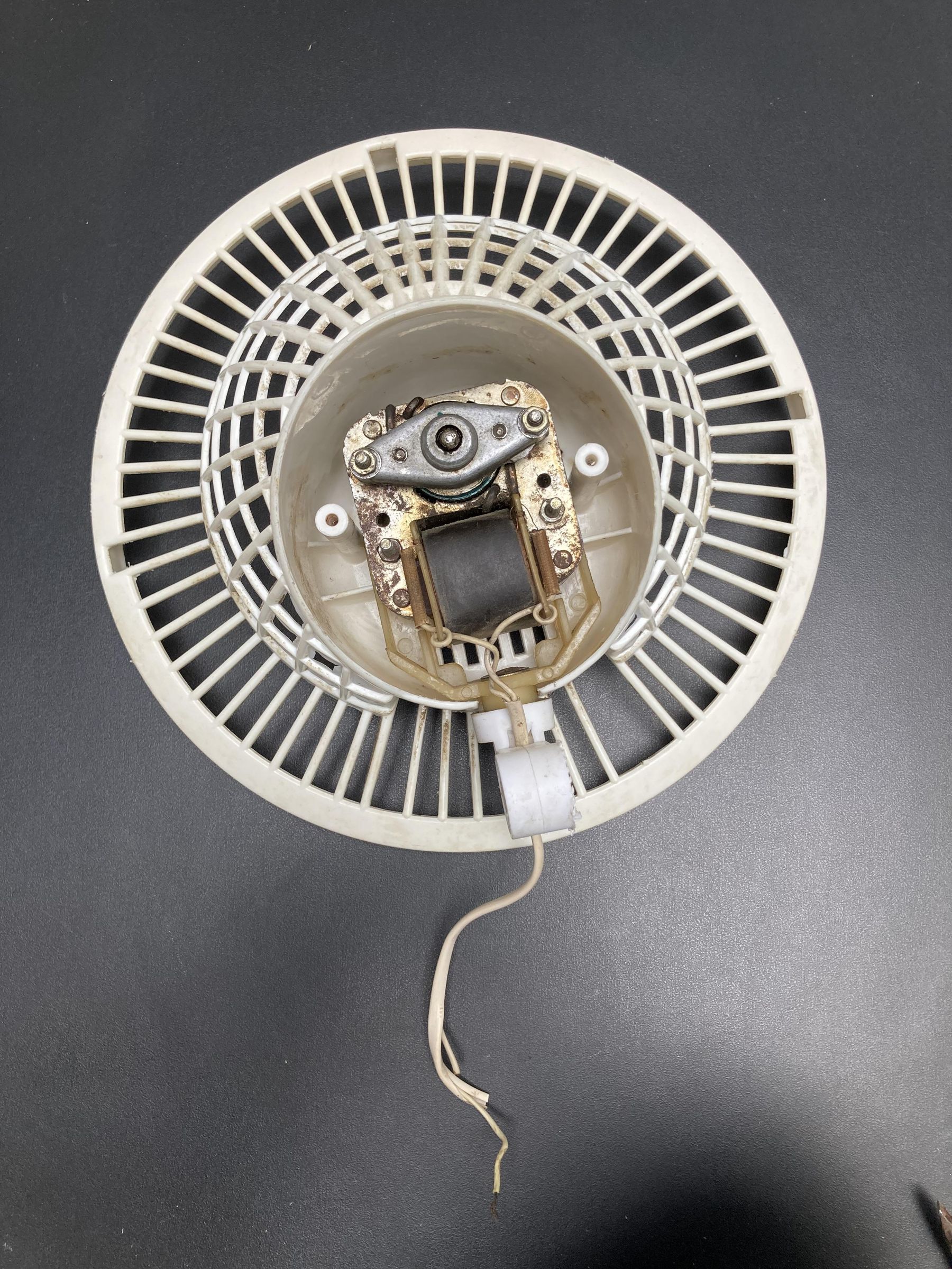 Fixing Fan Blade : 5 Steps (with Pictures) - Instructables